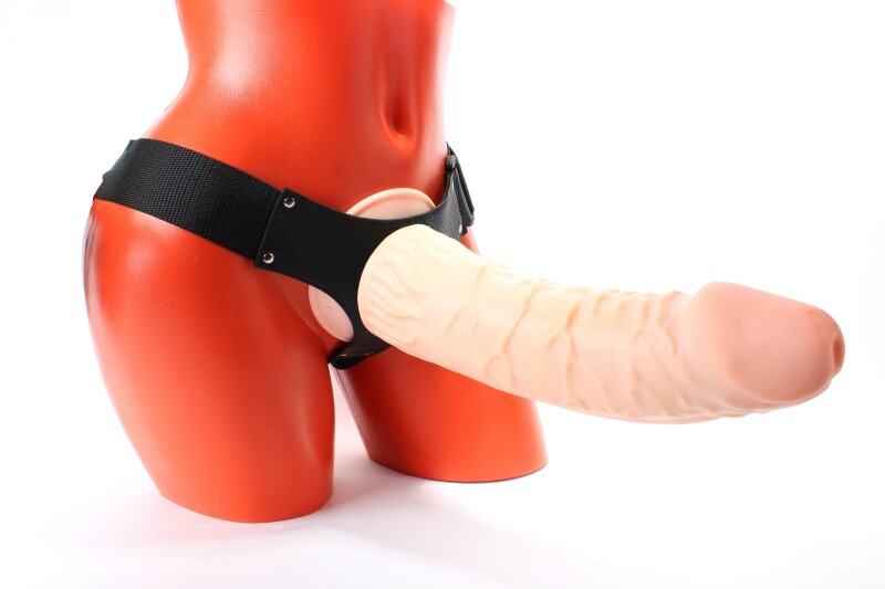 Огромный страпон