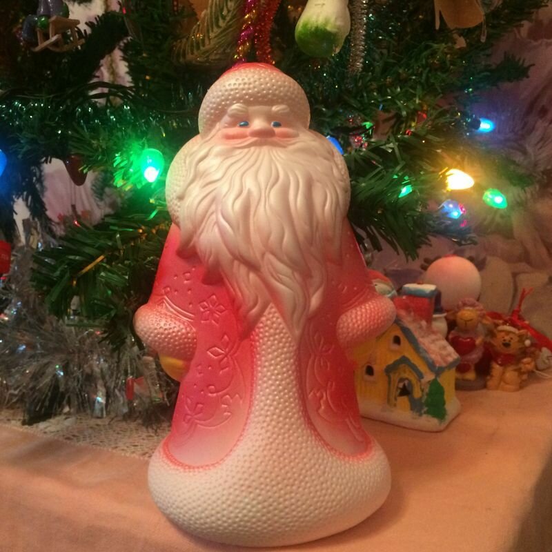 Дед Мороз 22 см под новогоднюю ёлку - фигурка из мягкого ПВХ