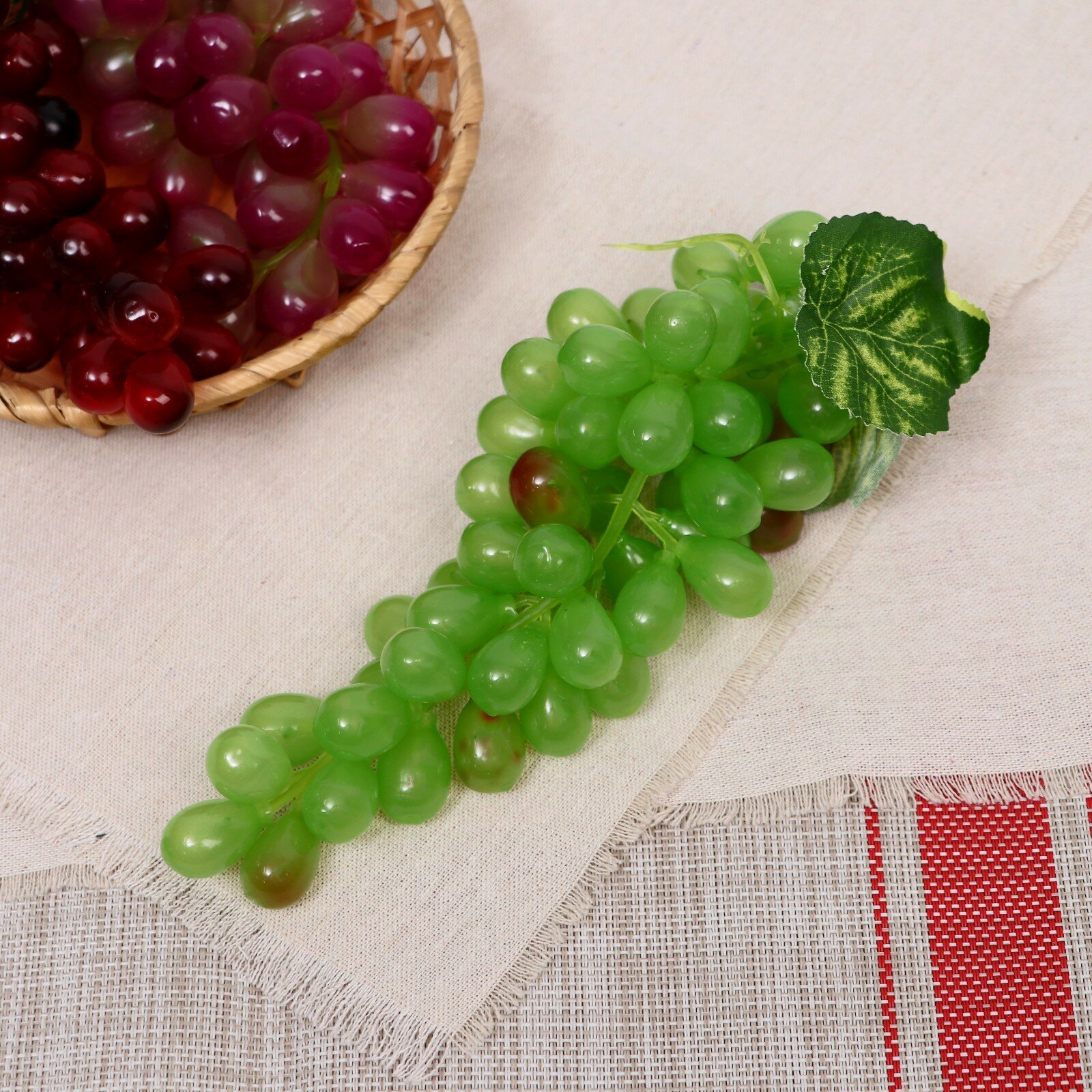 Муляж «Виноград овальный», h=17 см, 60 ягод, микс
