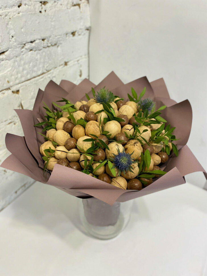 Ореховый букет из макадамии, пекана и грецких орехов (BuketOnline)