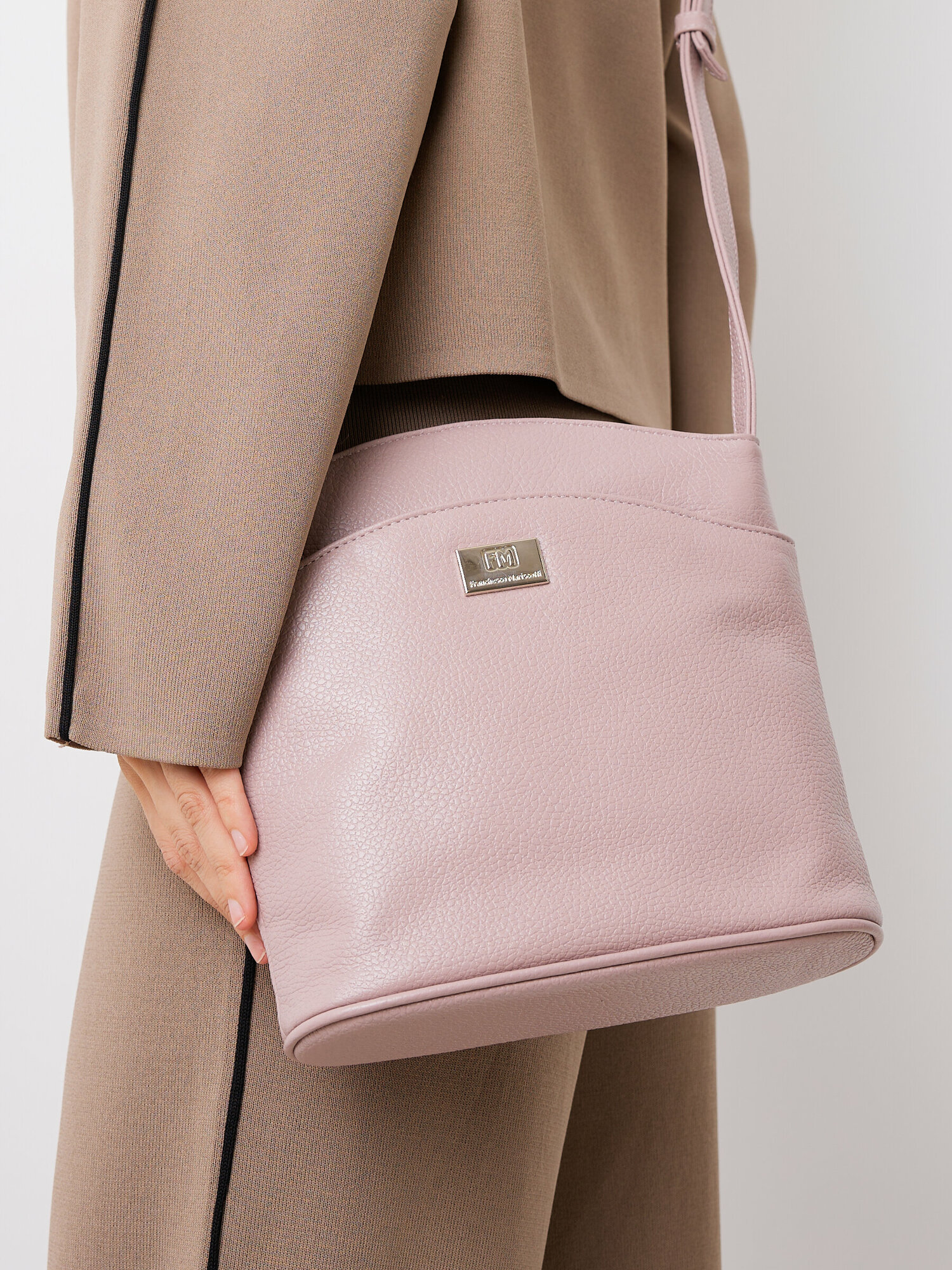 Сумка кросс-боди Стильная ,современная ,оригинальная сумка кросс-боди