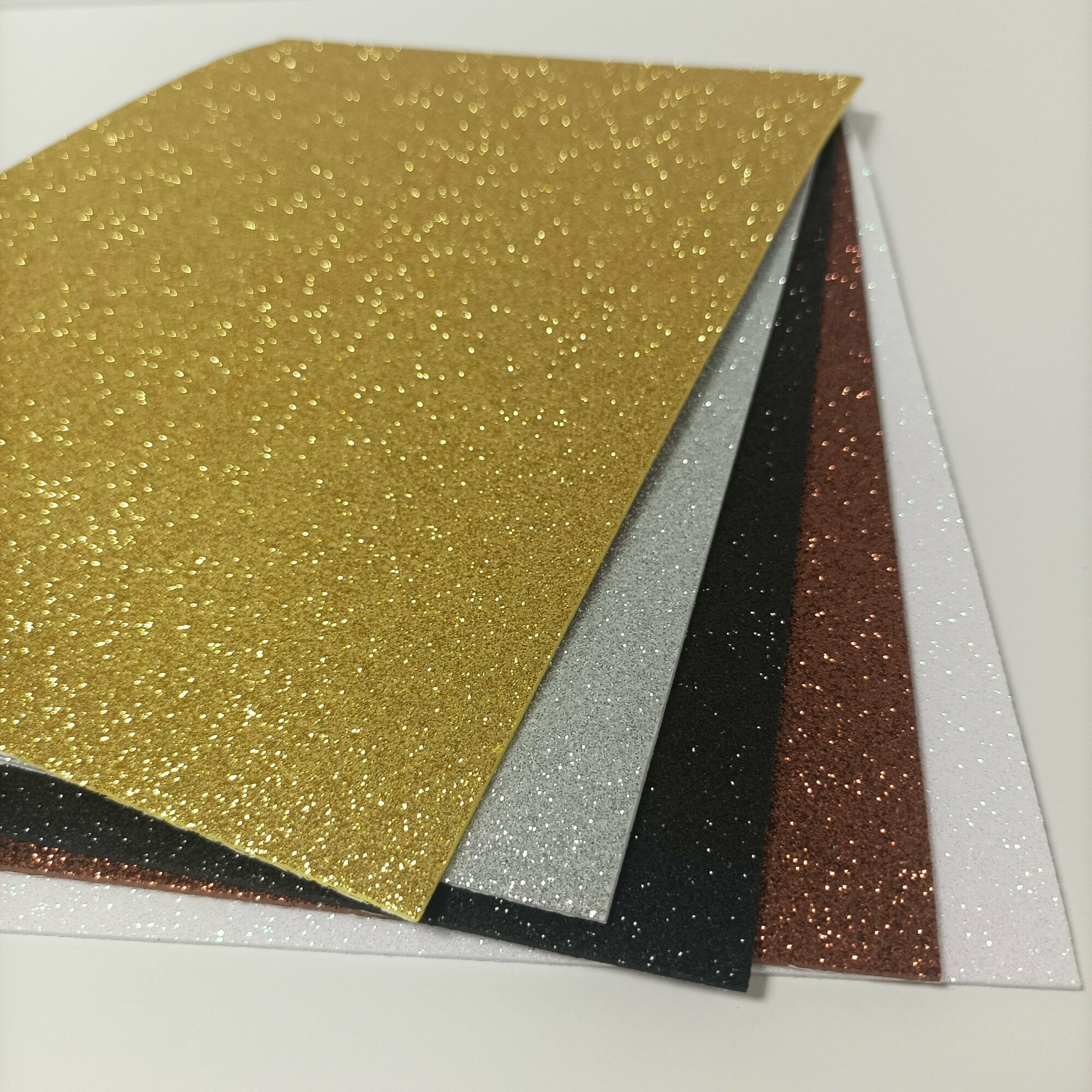 Набор фоамирана Металлик самоклеящиеся блестки 5 цветов, А4, толщина 2 мм Остров сокровищ