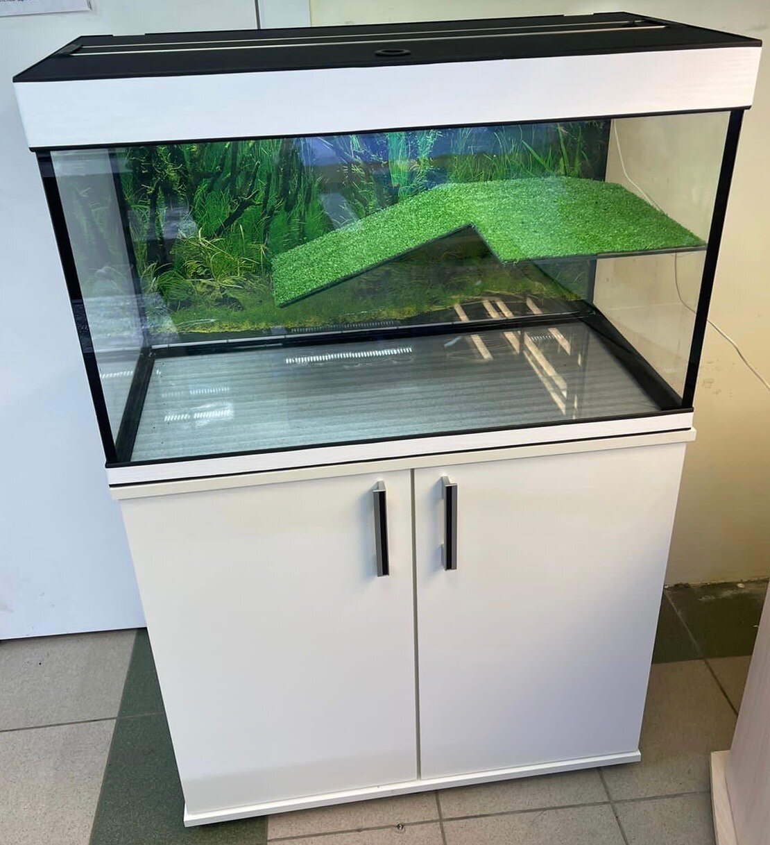 Аквариум 150 литров для красноухой черепахи AquariumBest террариум с тумбой, Белый (81х41х51 см)