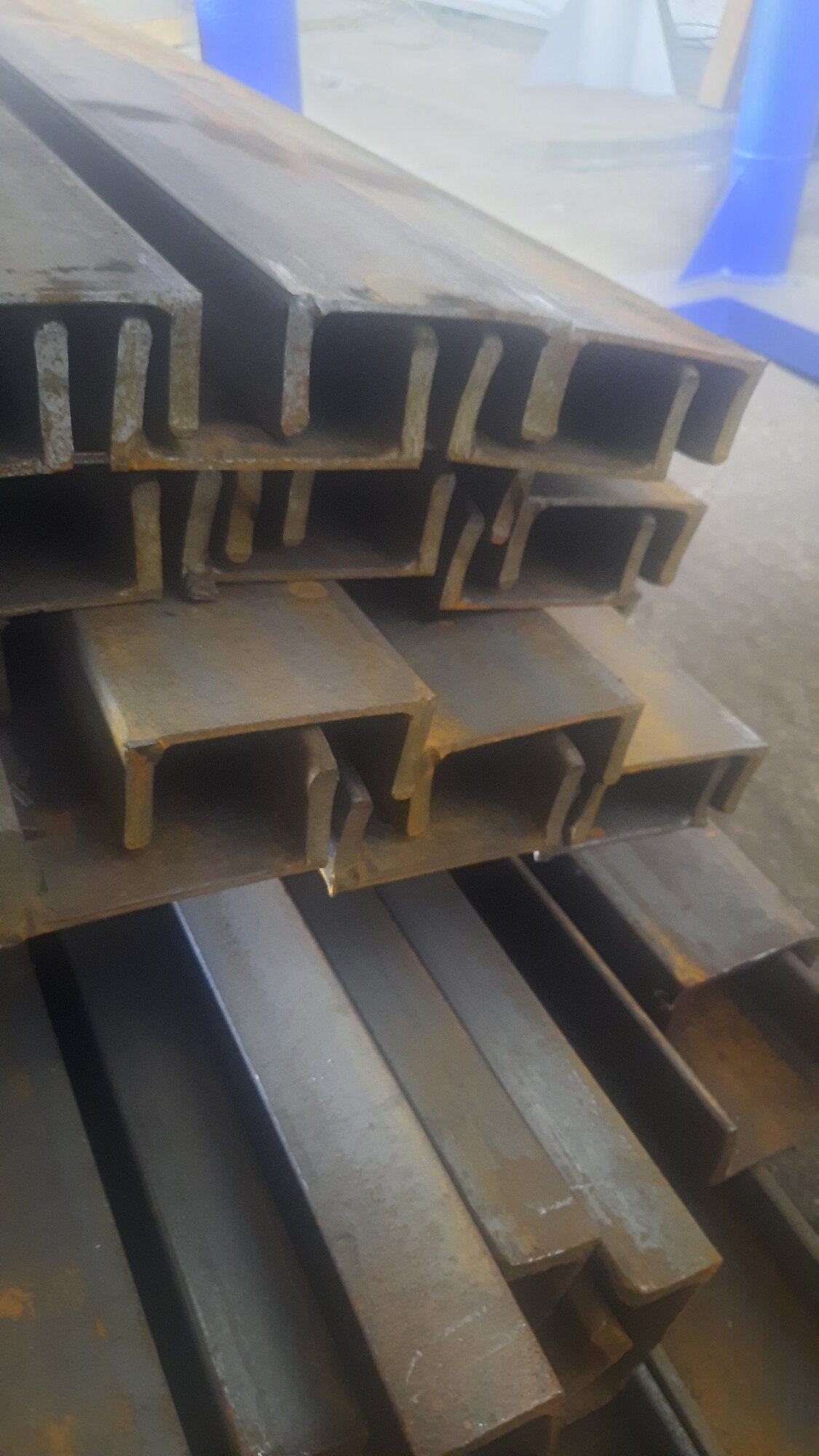 Швеллер стальной 12 П длина 1м