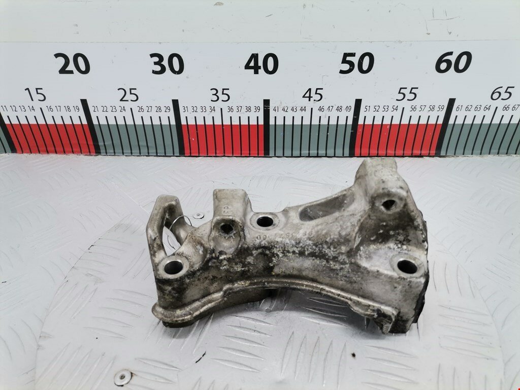 Кронштейн (крепление лапа) двигателя Peugeot 206 1807Q3 арт. 1699333