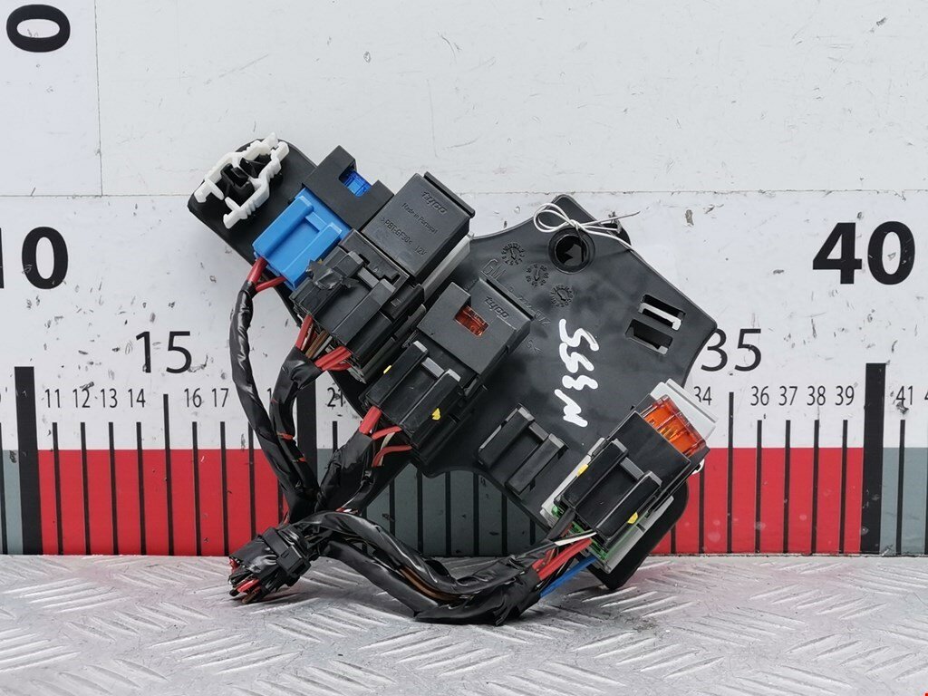 Блок предохранителей Opel Astra H 13222872 арт. 1887055