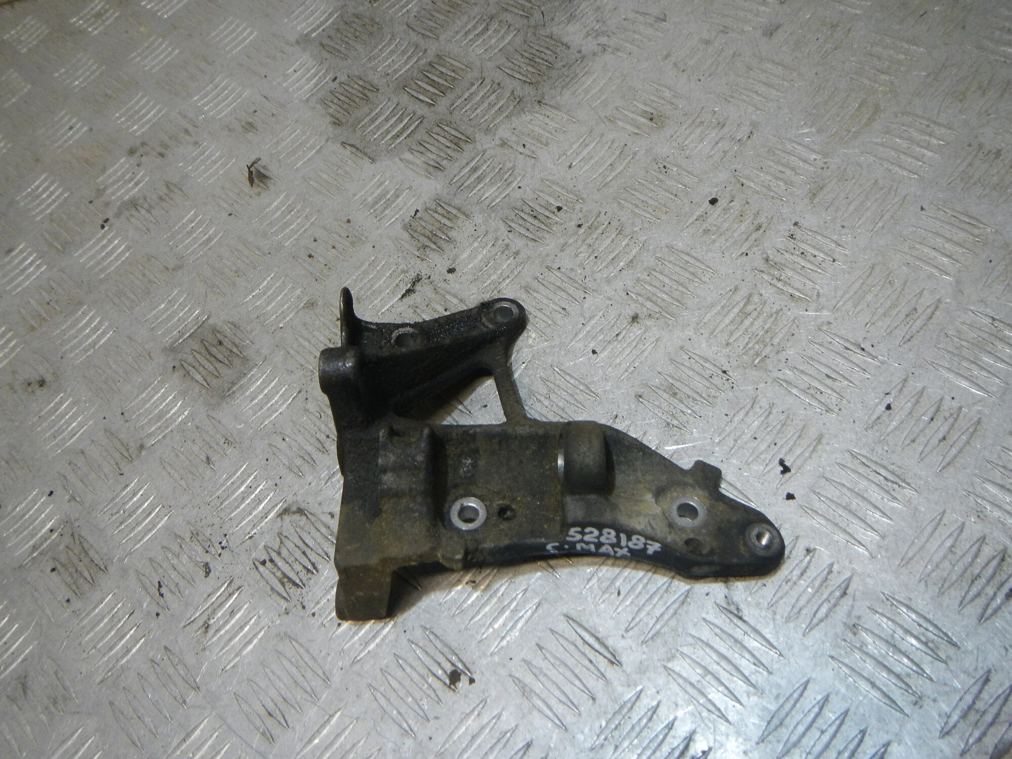 Б/У Кронштейн генератора, Ford (Форд)-C-MAX (03-11) FORD C-MAX (03-11) 1.6,TDCI. G8DA Без повреждений. 528187 FORD арт. 9...