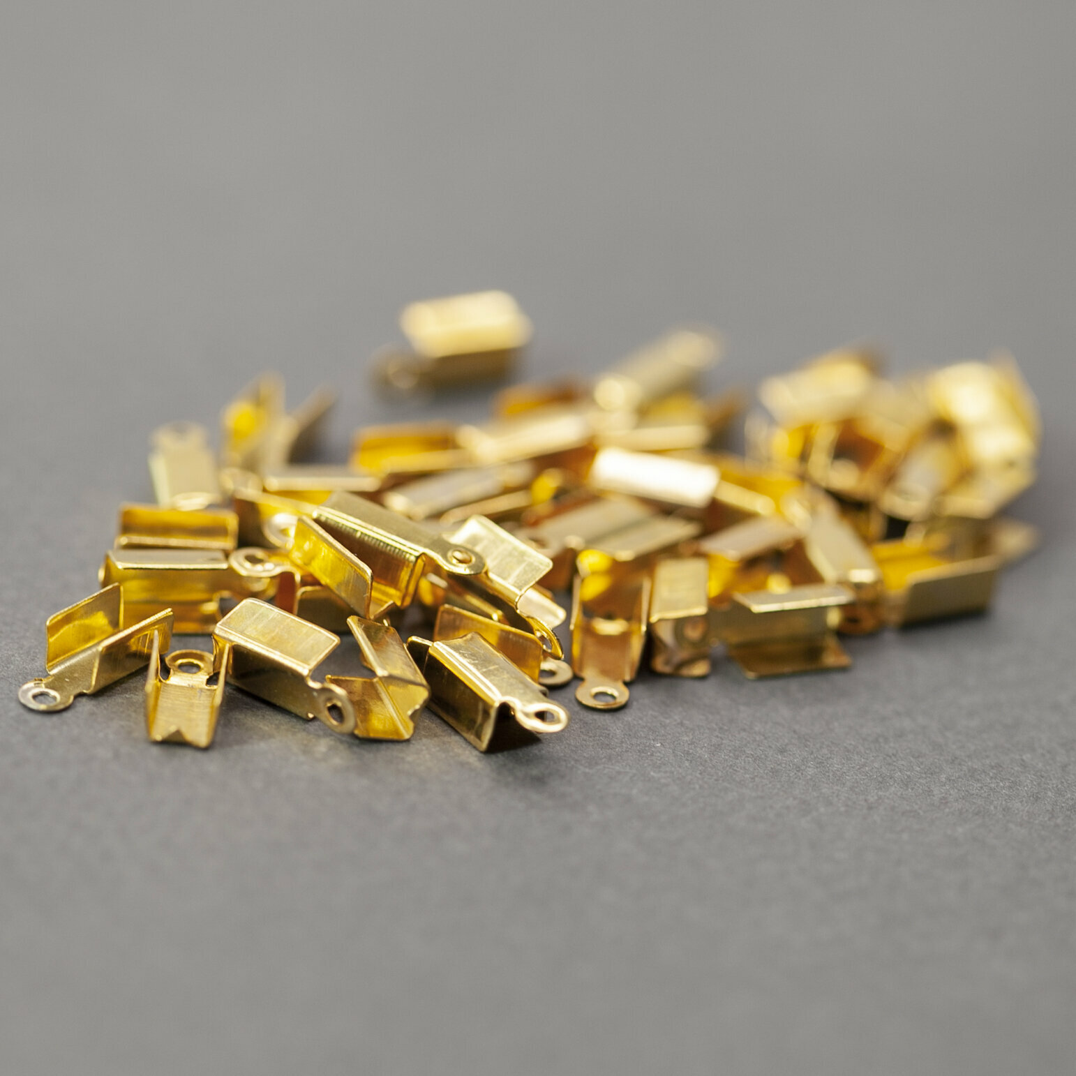 Концевик для шнура / Зажим для ленты 4 мм. золот, комплект из 50 шт.