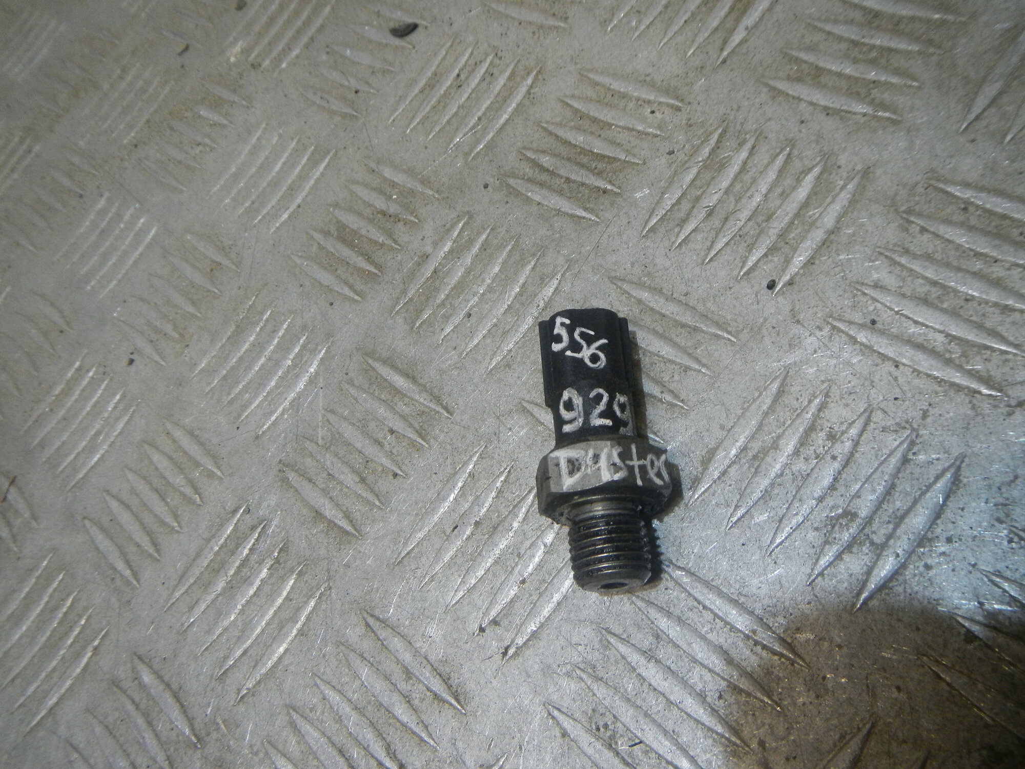 Б/У Датчик давления масла, Renault (Рено)-DUSTER (12-20) RENAULT DUSTER (12-20) К9К Без видимых повреждений. 556929 RENAU...