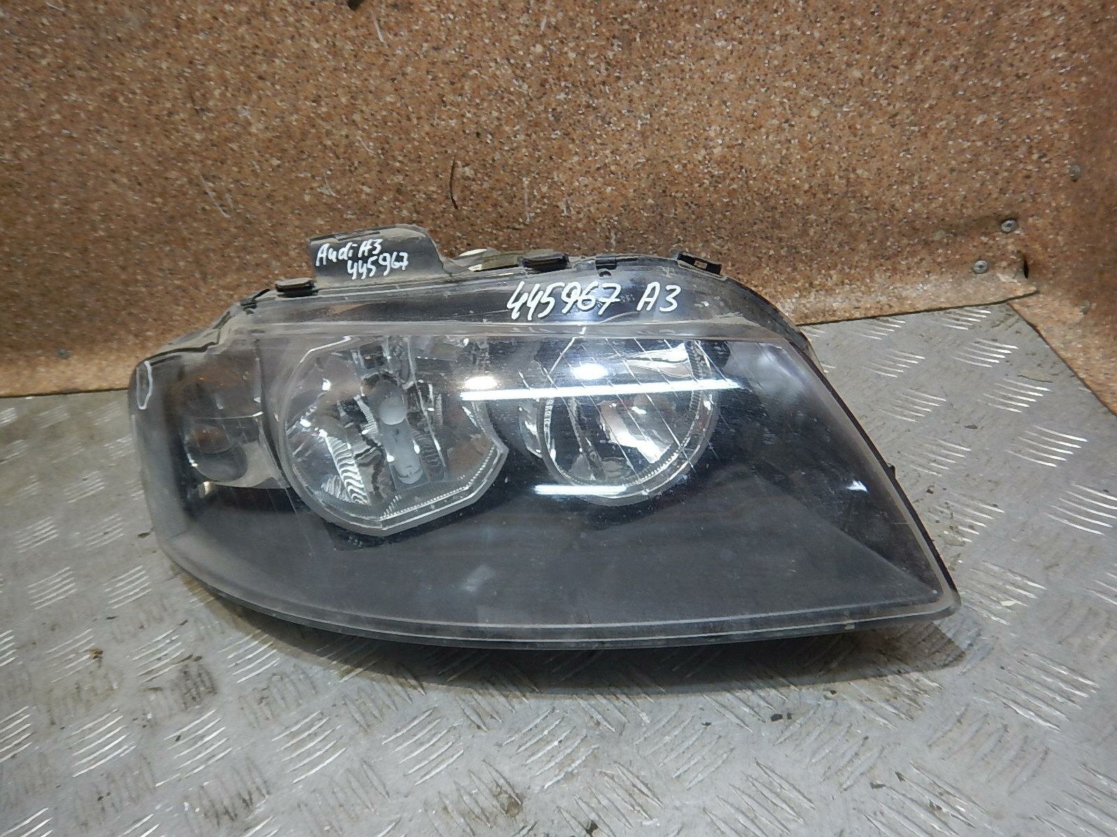 Б/У Фара правая, Audi (Ауди)-A3 (8PA) (04-) AUDI A3 (8PA) (04-) -09 Галоген Трещина на стекле. 445967 VAG арт. 8P0941004K