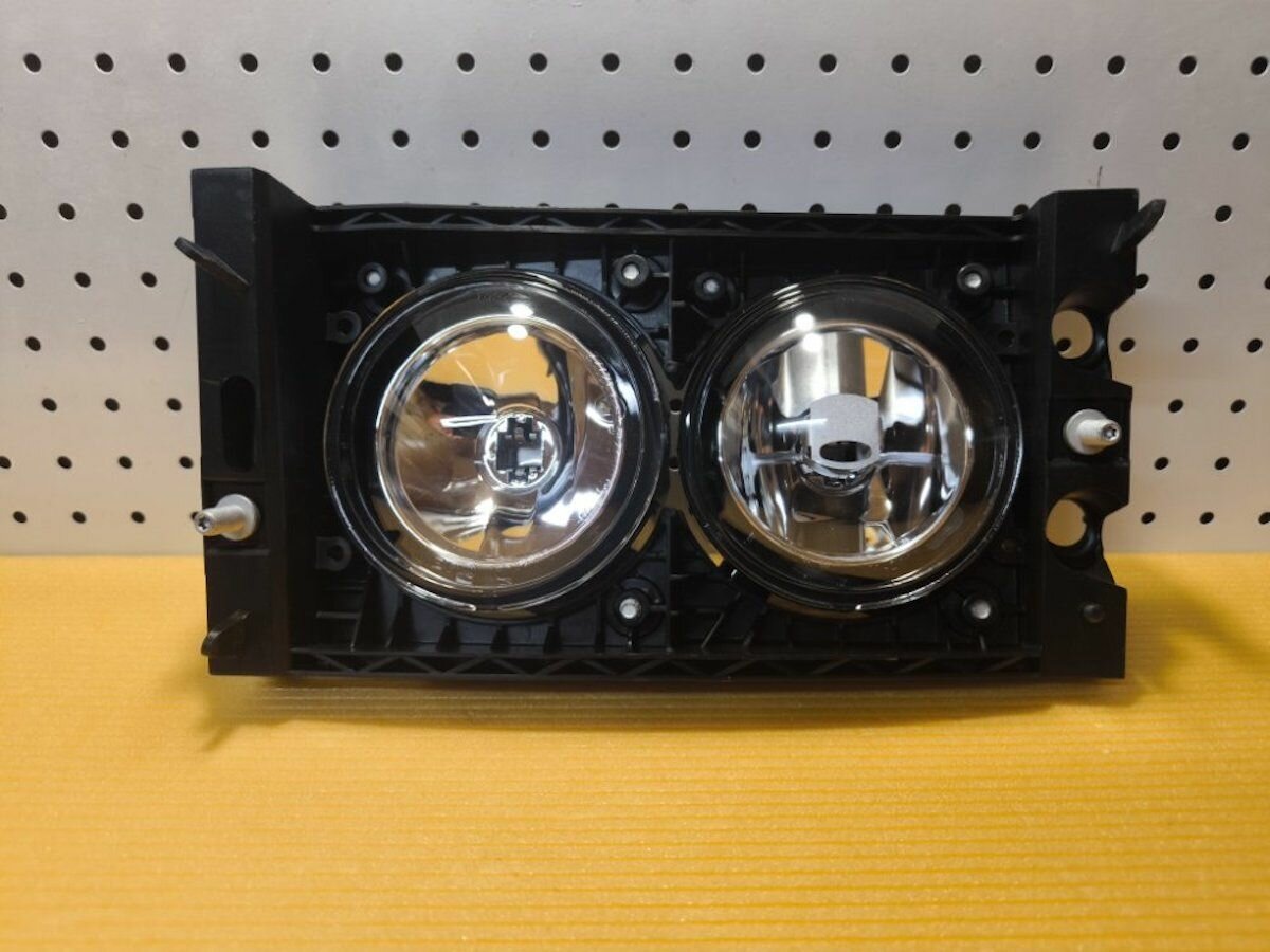 Фара противотуманная левая DAF XF105 передняя с дальним светом (ДАФ )