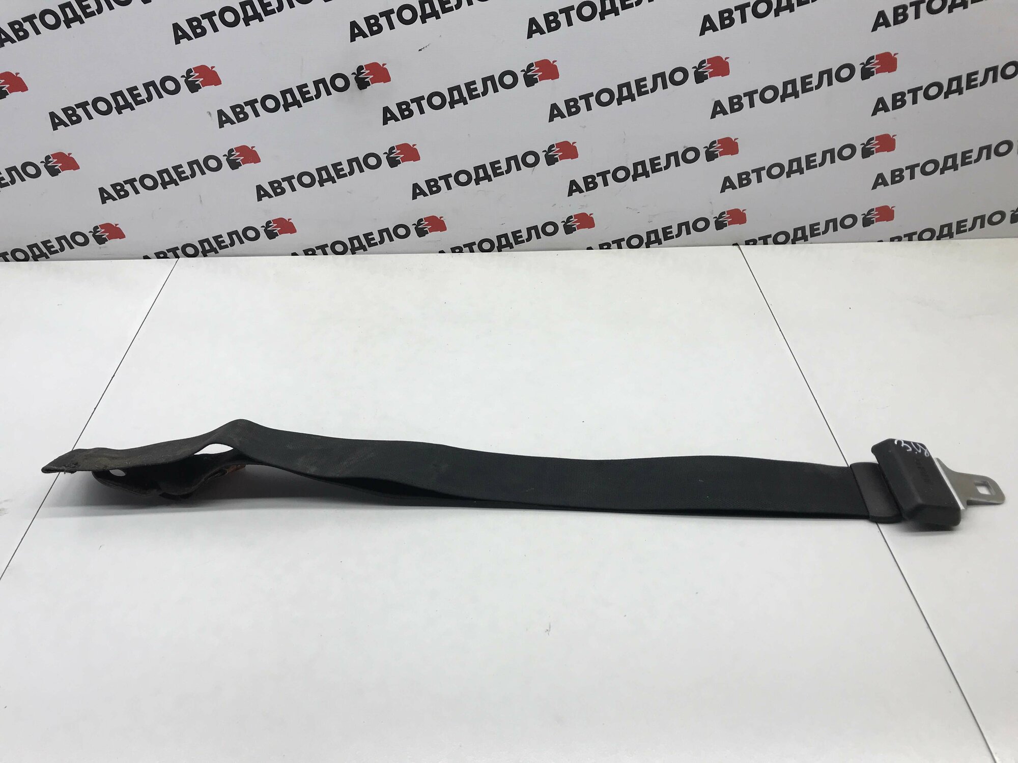 Ремень задний центра Daewoo Nexia N100 2007 г.в