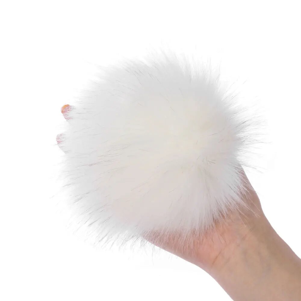 Искусственный меховой помпон 15 см Белый, A-2