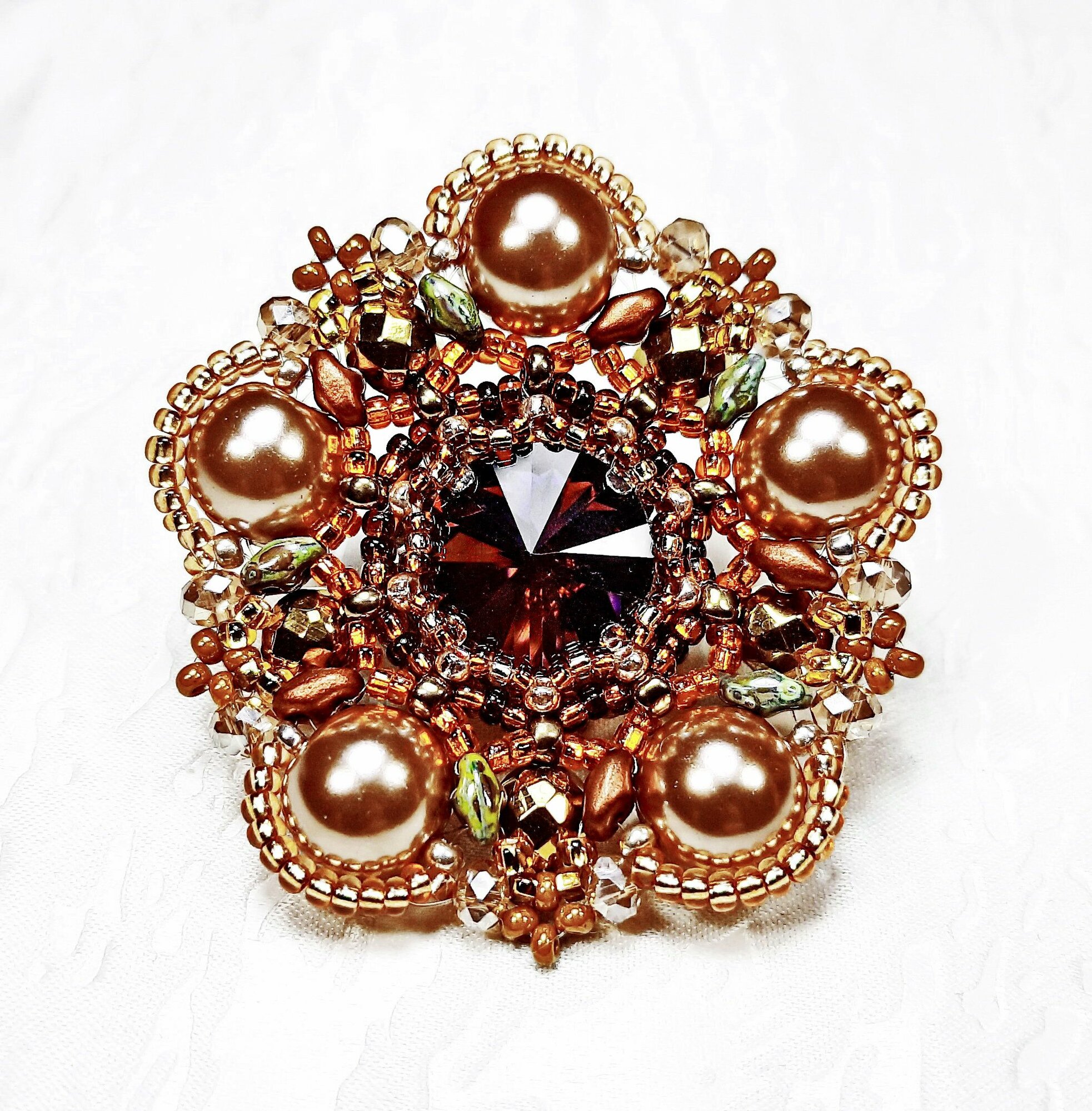 Брошь, горный хрусталь, бисер