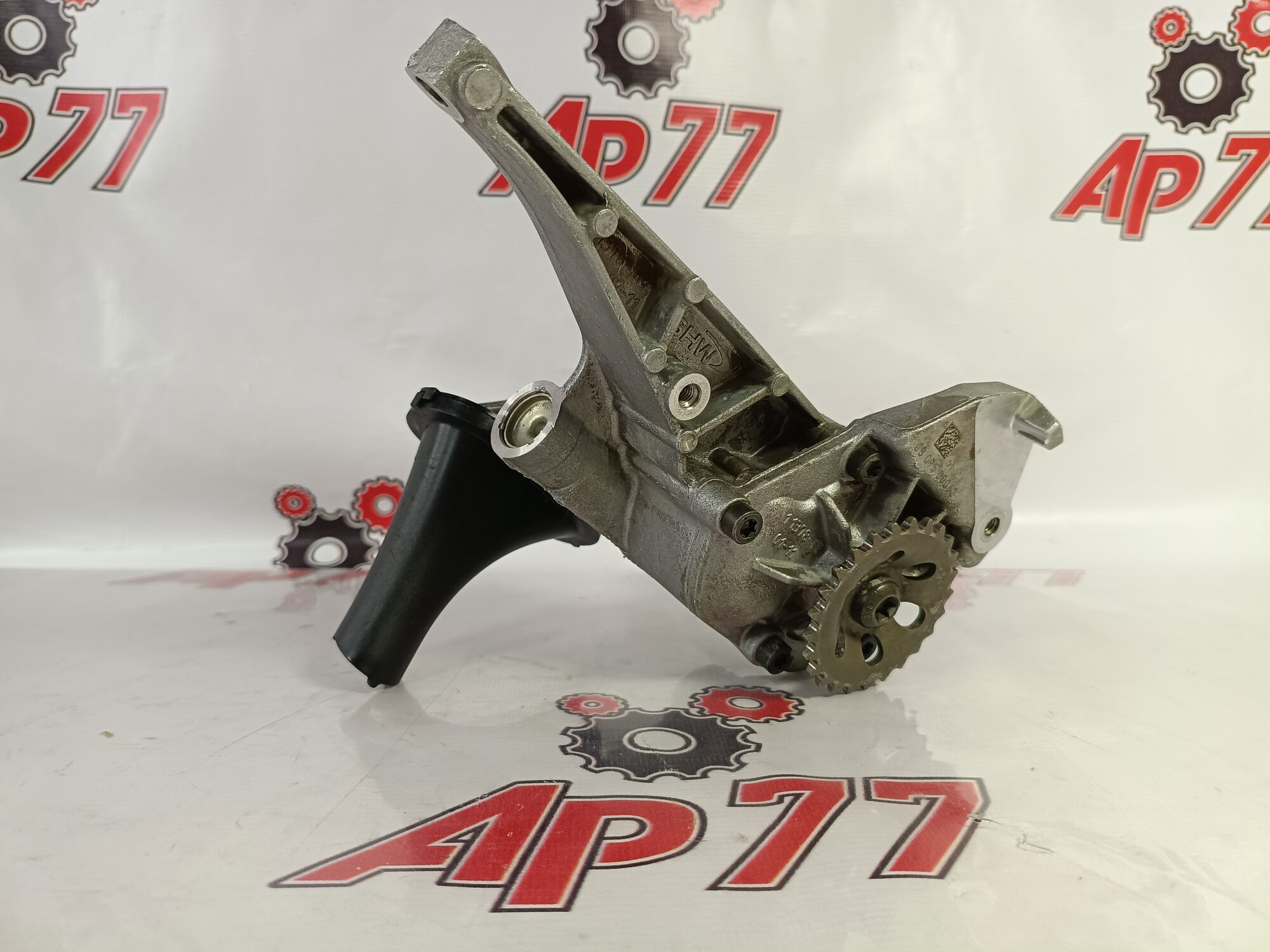 Маслянный насос на Mercedes-Benz C-Class M272E35 A2721800701