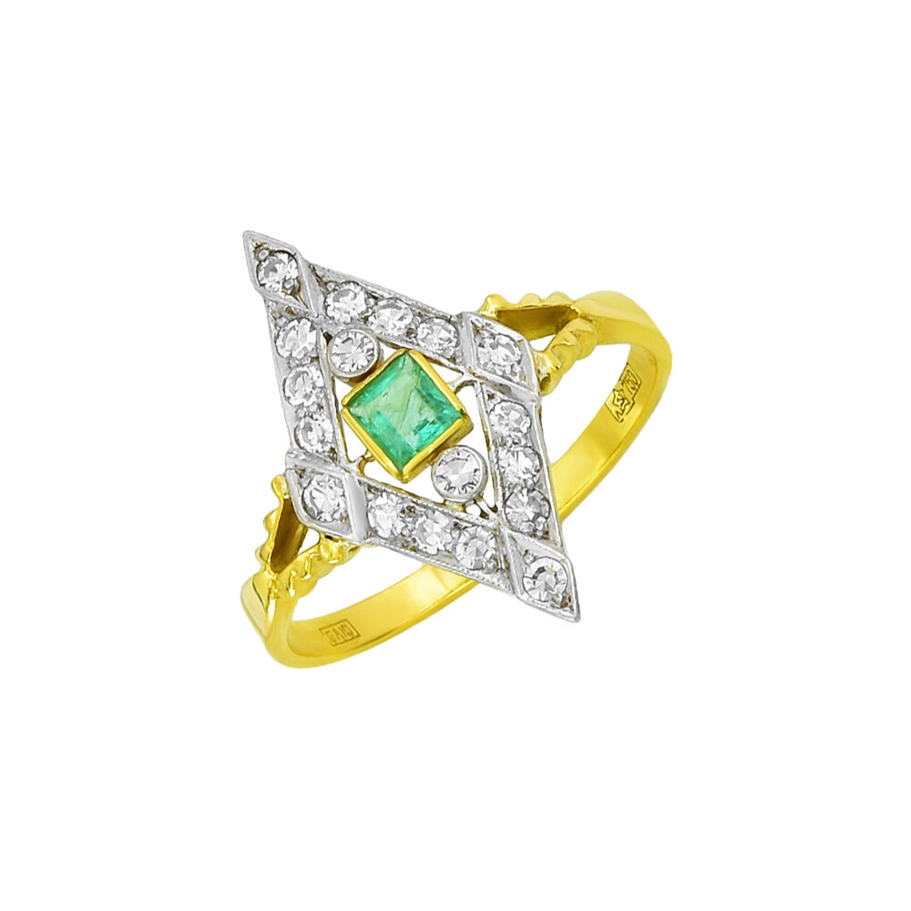 кольцо из желтого золота, с бриллиантами, с изумрудом