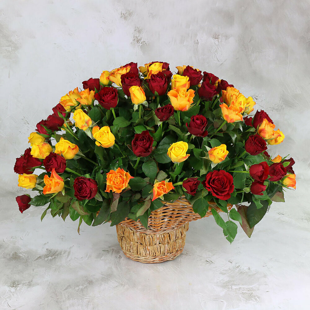 Букет Букет Маркет "Монобукет 101", роза Кения, в корзине, 50 см