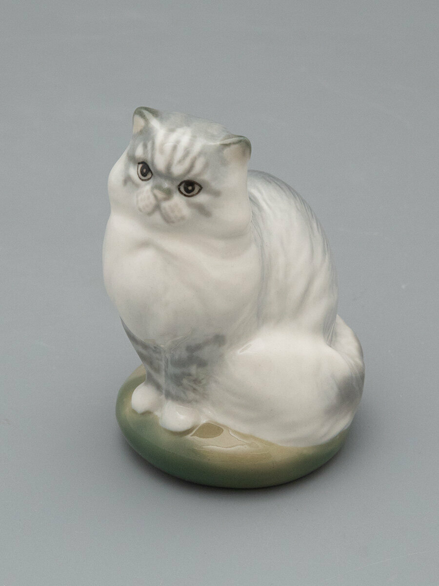 Фарфоровая статуэтка Персидская кошка Дымчатая, 8.5 см , Императорский фарфоровый завод