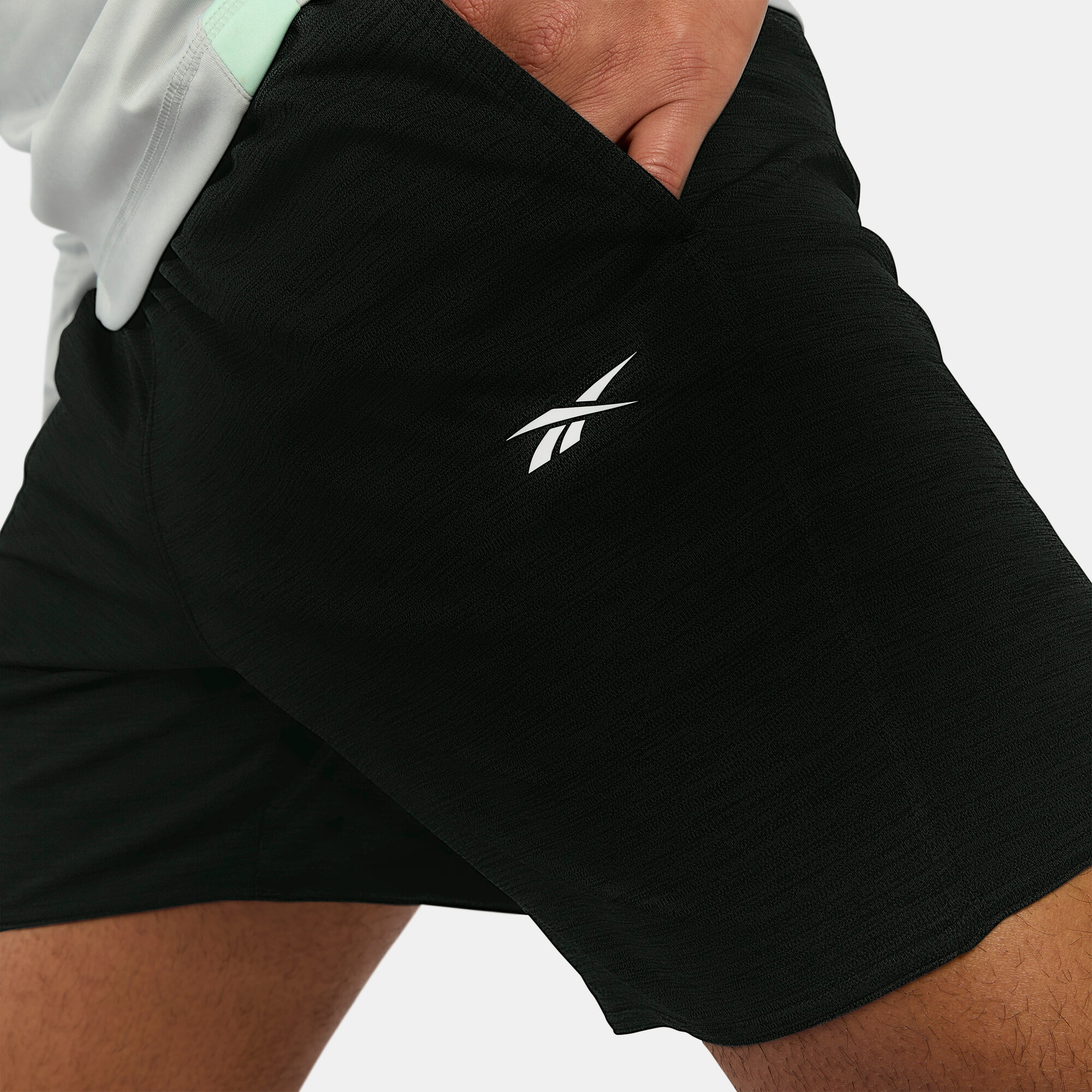 Шорты спортивные Reebok Id Train Knit Short, размер XL INT, черный 2 — фото 1
