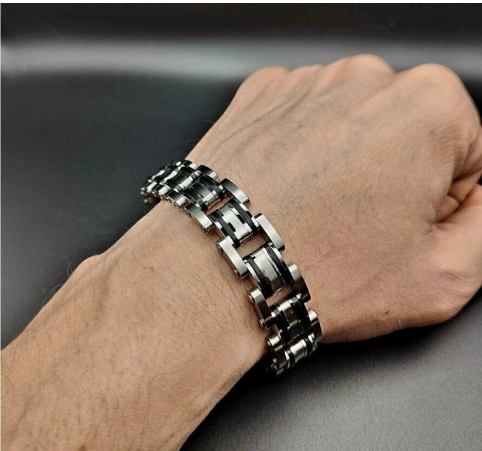 Жесткий браслет