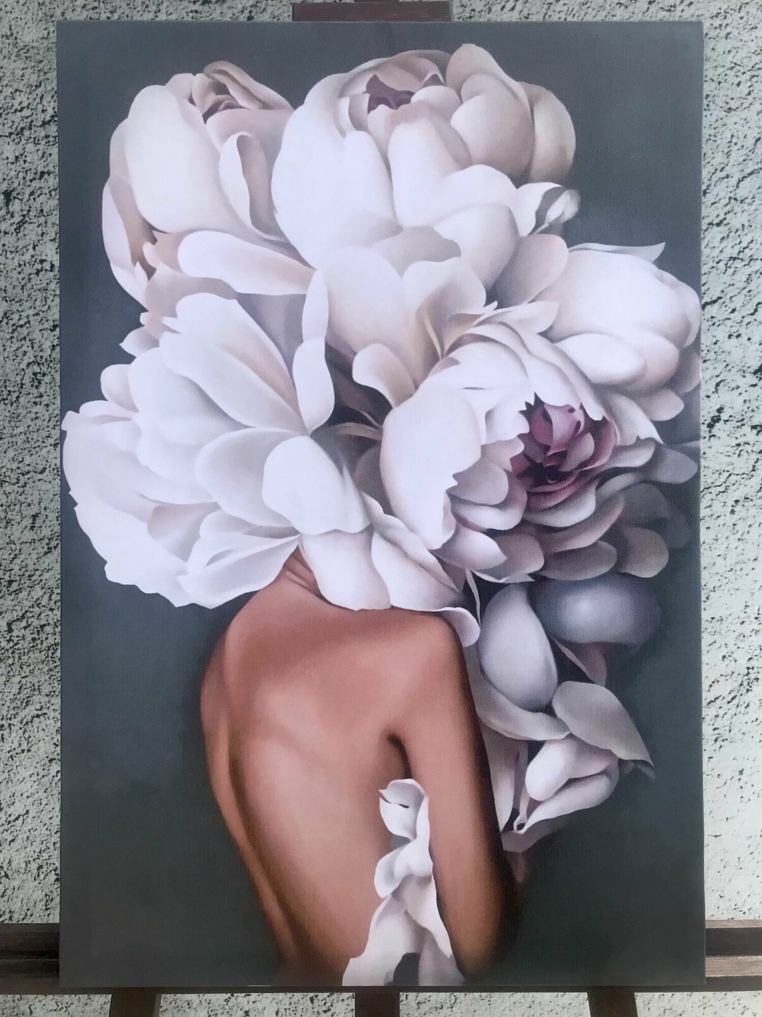 Картина на натуральном холсте (репродукция) "Мифология женской красоты" Эми Джадд / картина для интерьера дома / Девушка в пионах 30х40см