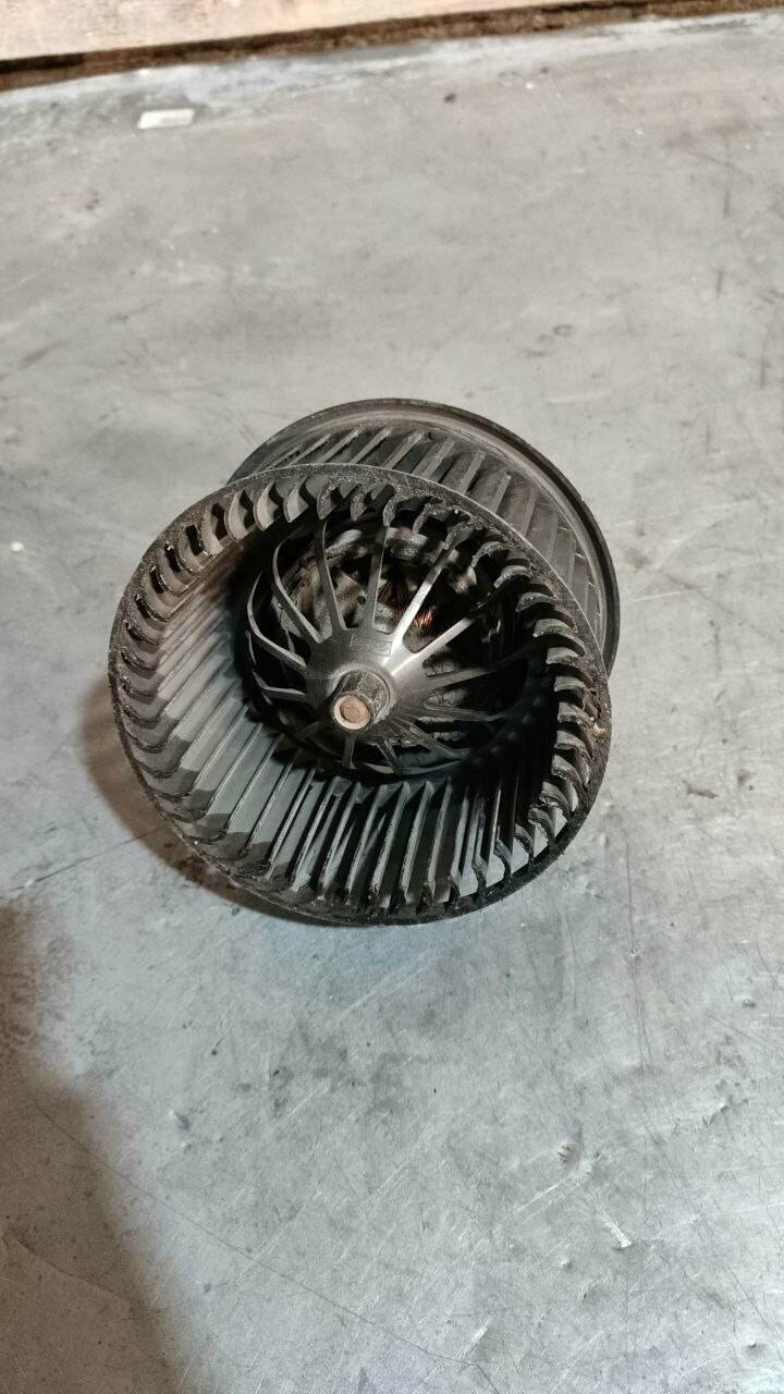 Моторчик печки Ford Focus 2 рест. (2007 - 2011) 3M5H18456AD