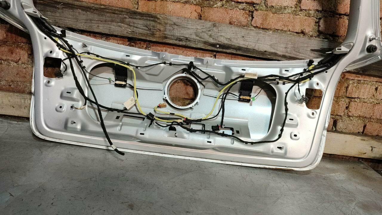 Крышка багажника со стеклом Volkswagen Golf 5 (2003 - 2009)