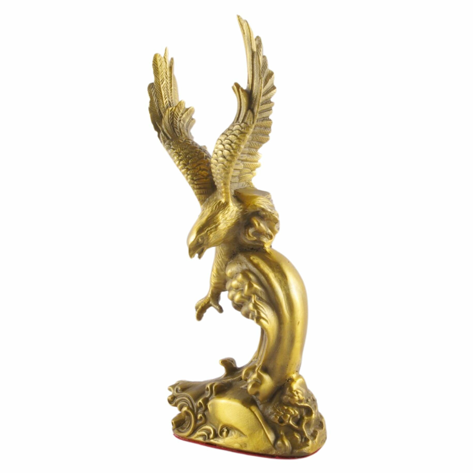 Статуэтка "Золотой орел". Металл, текстиль, прочеканка. Китай, вторая половина XX века