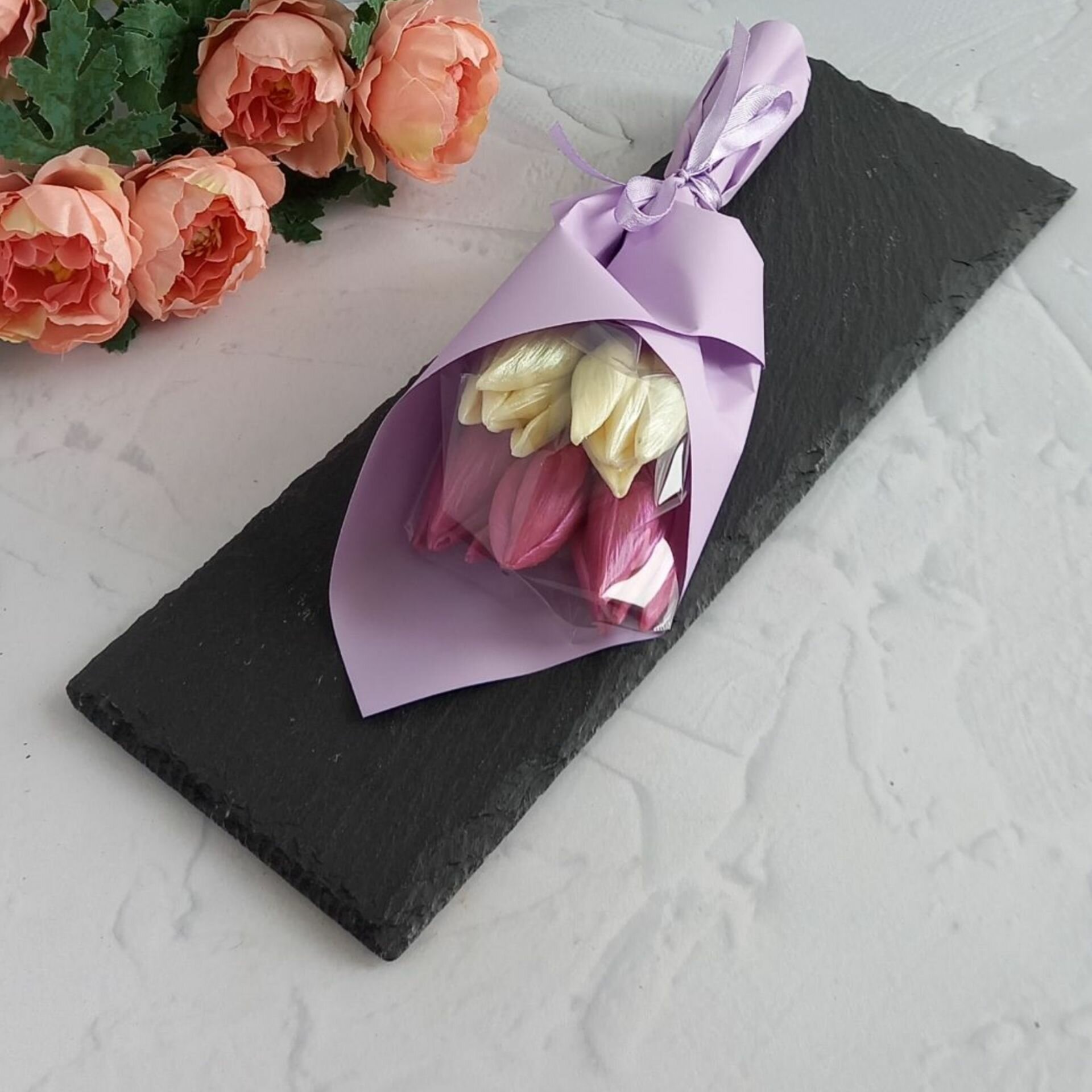 Шоколадный набор Шоколадная Life "Тюльпаны", 95 гр, ручная работа, белый шоколад