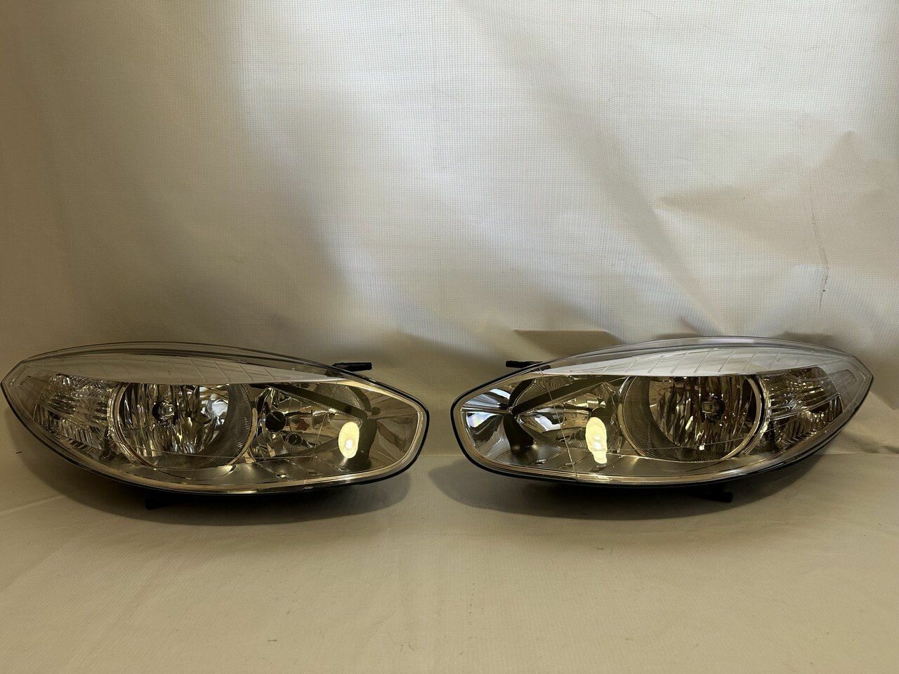 Фары левая и правая Флюенс галоген RENAULT FLUENCE 10-13 с электрокорректором