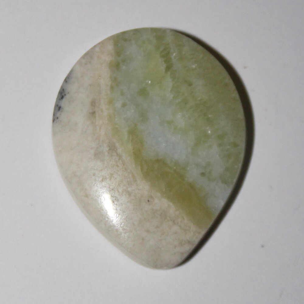 Виолан, голубой диопсид кабошон, 27х22х3 мм, Сибирь, "True Stones"