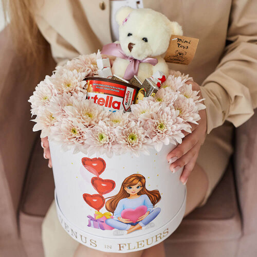Букет Venus in Fleurs "Детский №27", цветы в коробке, белые, кустовые хризантемы, сборка — фото 1