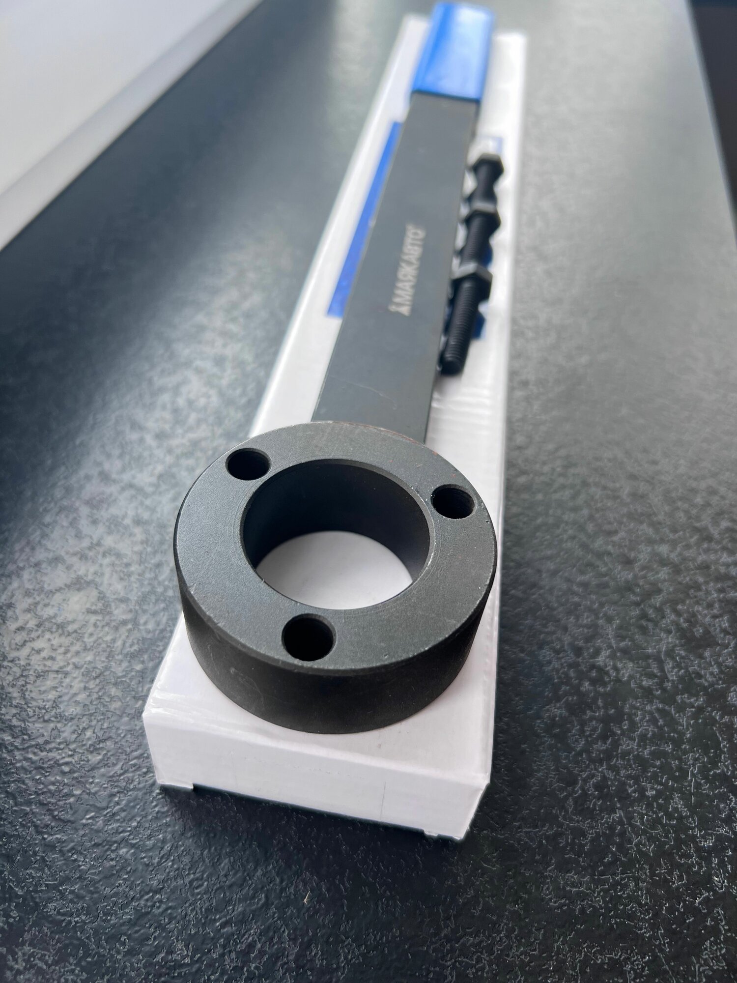 Приспособление для блокировки коленчатого вала BMW