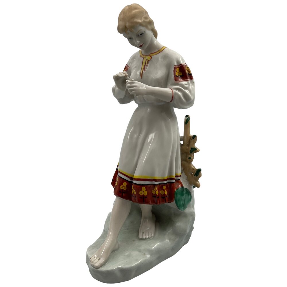 Фарфоровая статуэтка "Любит - не любит", автор Жникруп О. Л, 1973-1991 гг, Полонне, СССР (3)