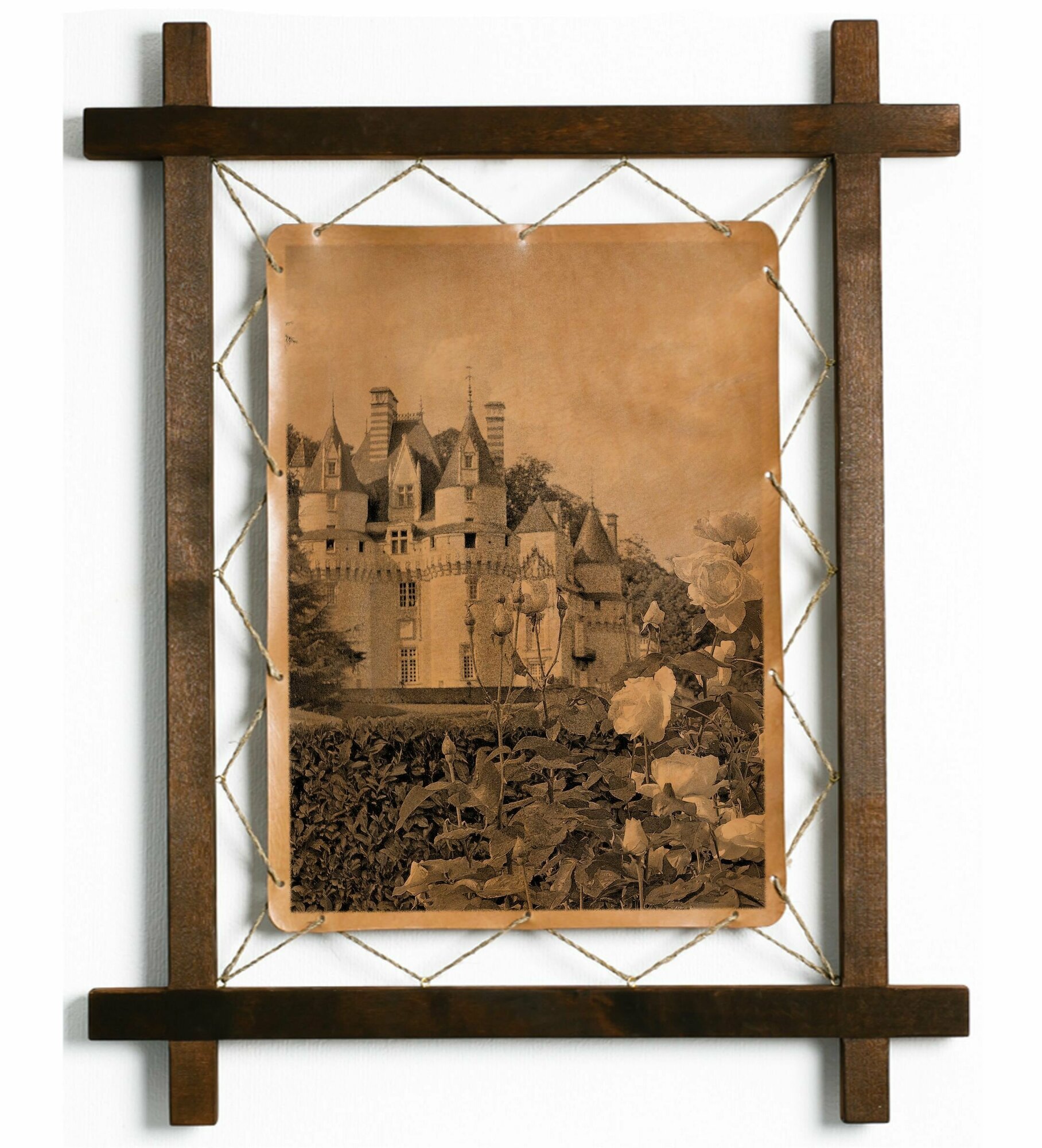 Картина интерьерная, натуральная кожа, "Замок Юссе" (Франция), в деревянной раме, BoomGift