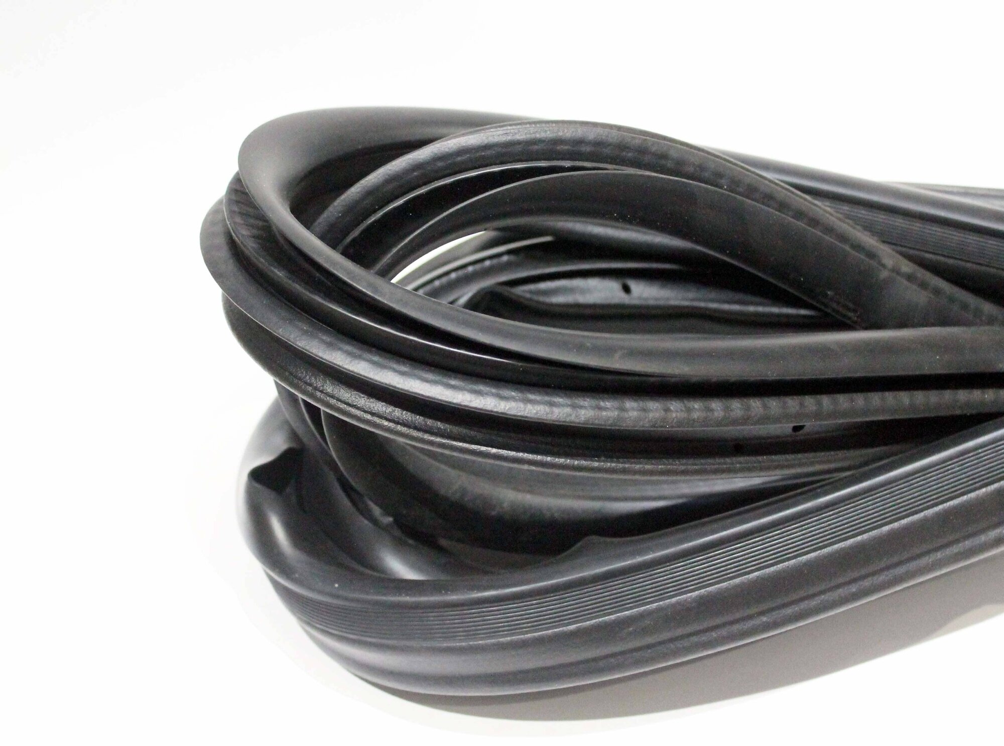 Уплотнитель двери ВАЗ-2194 передней нестыкованный (ПАО БРТ)