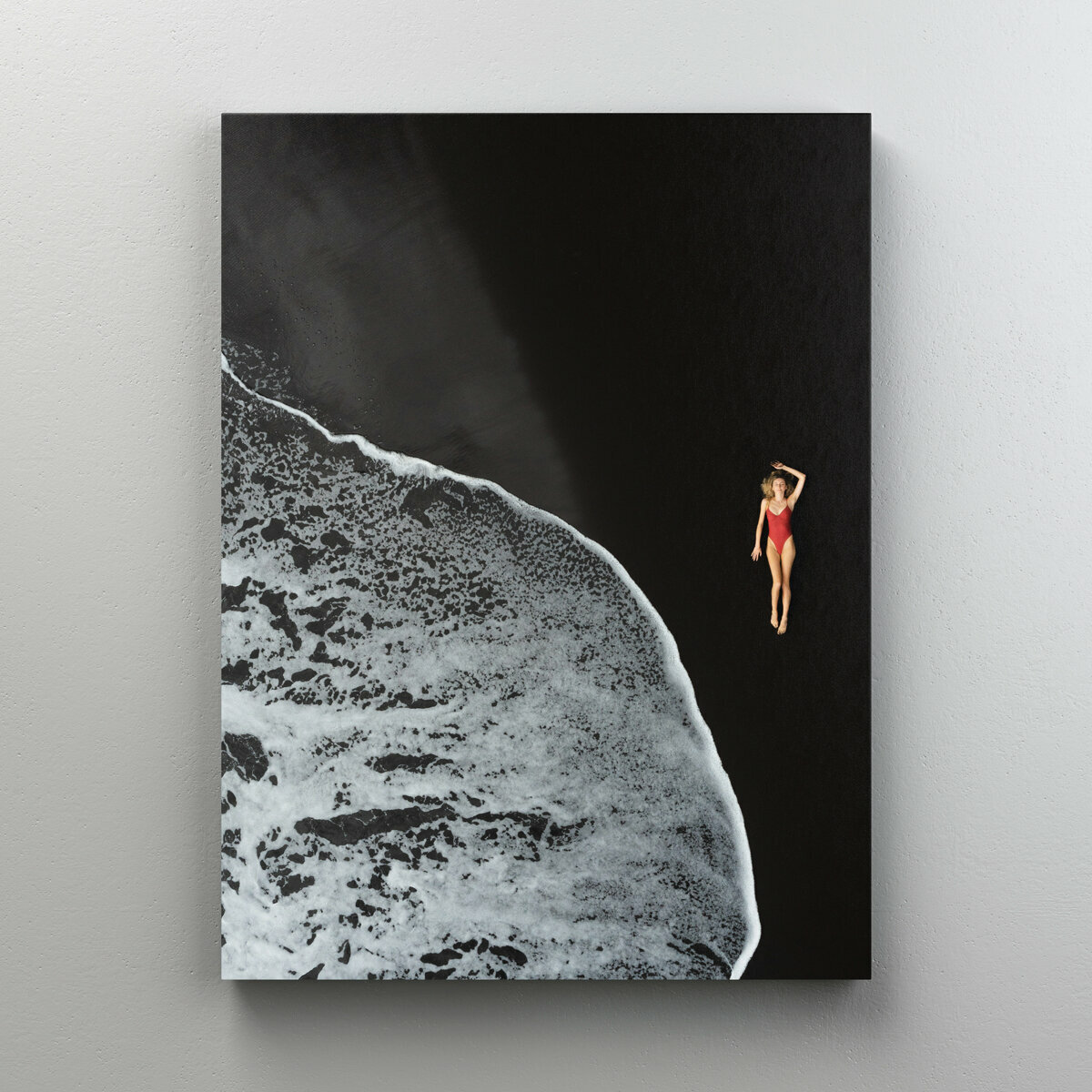 Интерьерная картина на холсте "Черный пляж" моря и океаны, размер 22x30 см