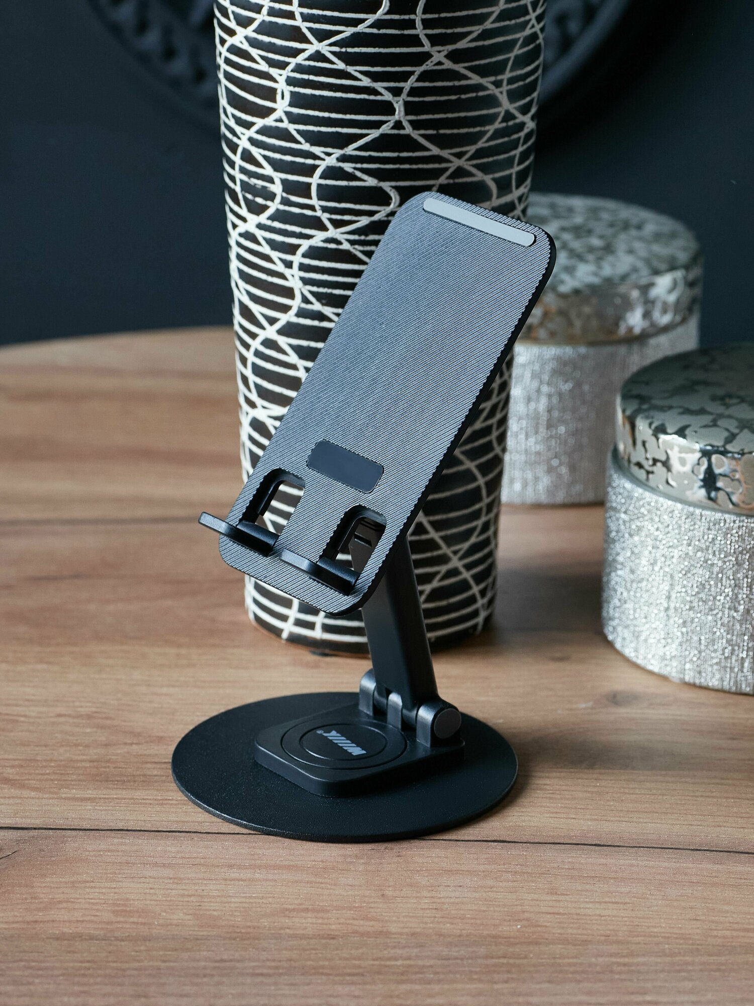 Подставка для телефона и планшета настольная на металлическом основании