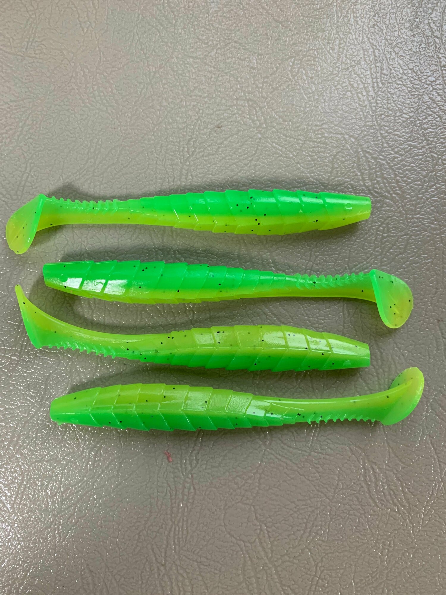 Мягкая силиконовая приманка Пайк Минноу (Pike Minnow) 120 мм,4 шт, Светло-зеленый/Green Lime.