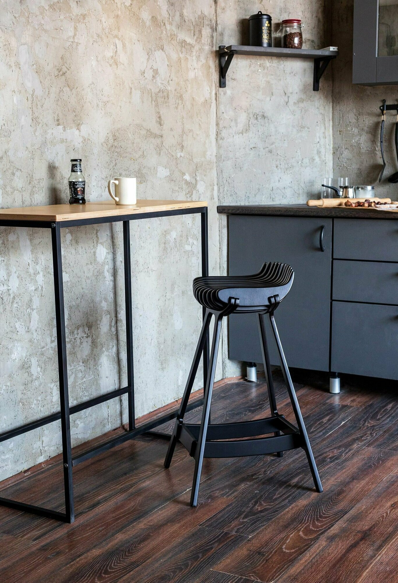 Барный стул для кухни и дома деревянный антрацитово-черный