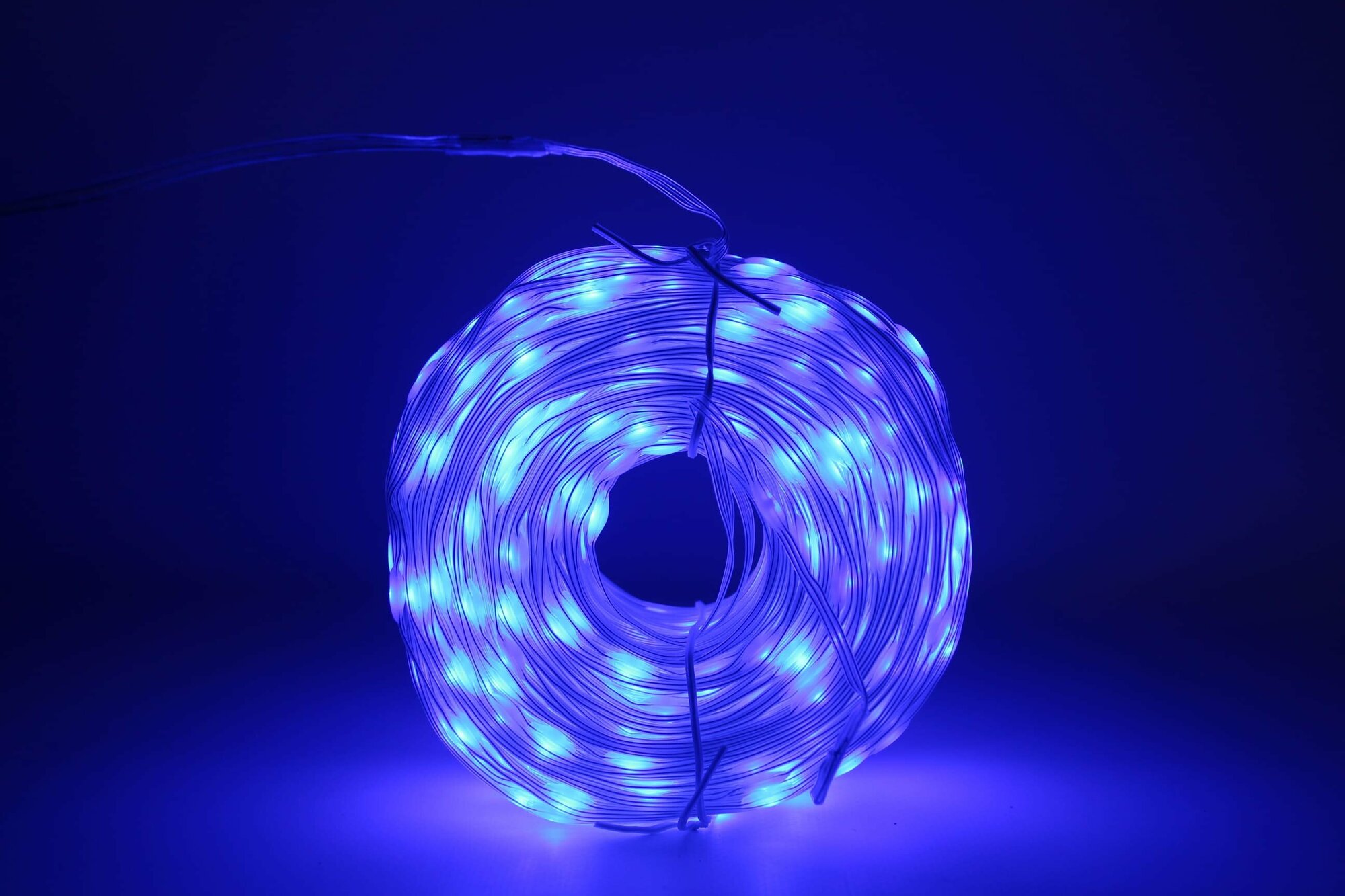 Новогодняя гирлянда уличная линейная, 1000 LED, синяя, прозрачный провод, "капли", 100 метров, 8 режимов
