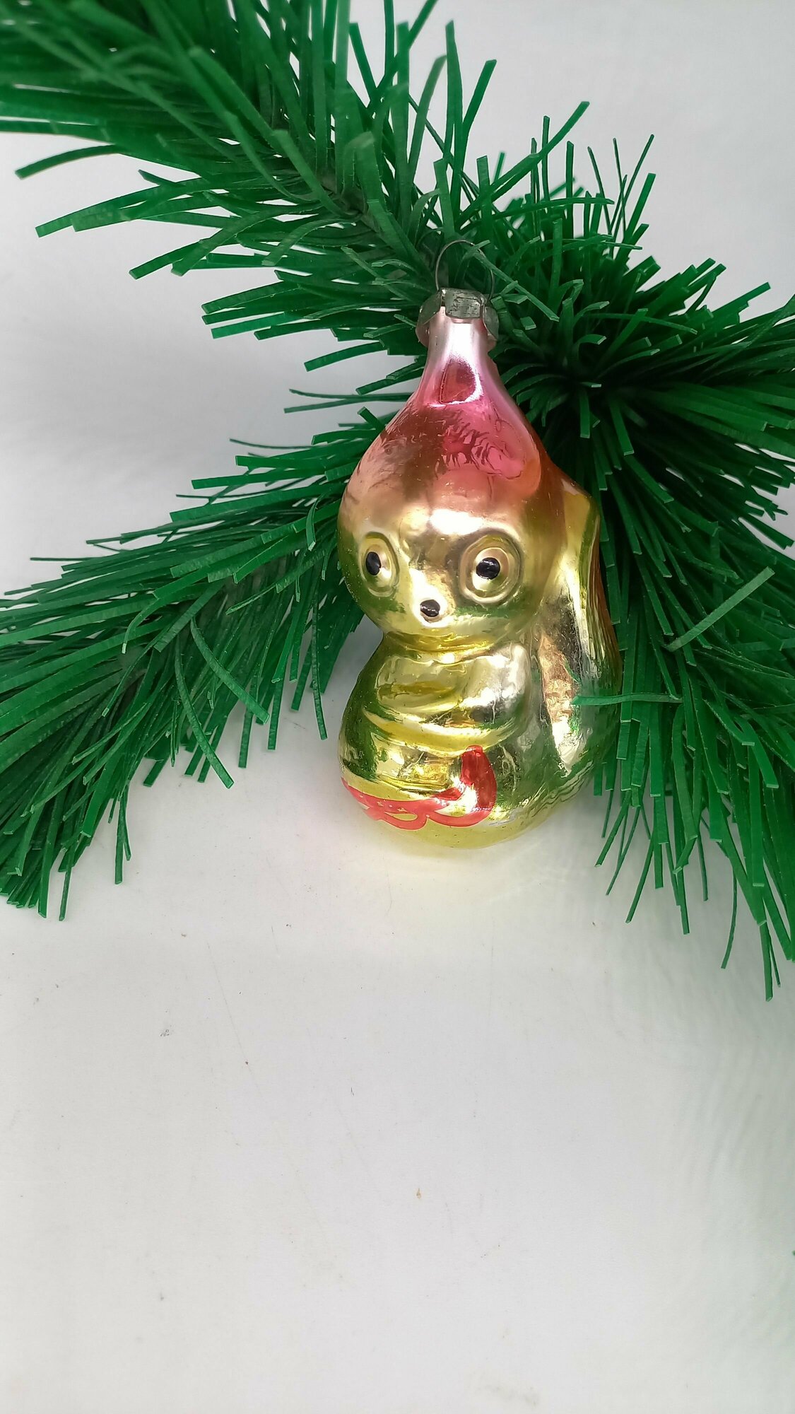 Винтажная советская подвесная ёлочная игрушка Белочка, стекло, СССР