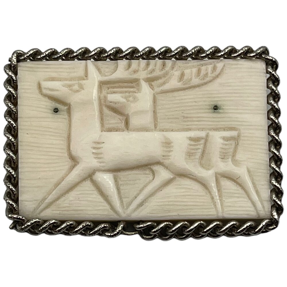 Брошь "Олени", кость, 1930-1940 гг, фабрика Ломоносова, Архангельская обл, Холмогорский р-н, СССР