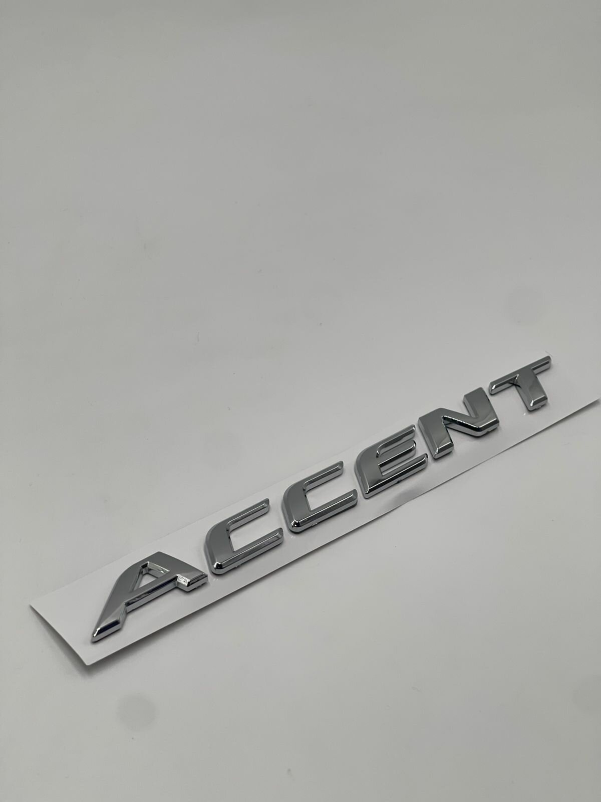 Надпись Наклейка знак Hyundai Accent Хром