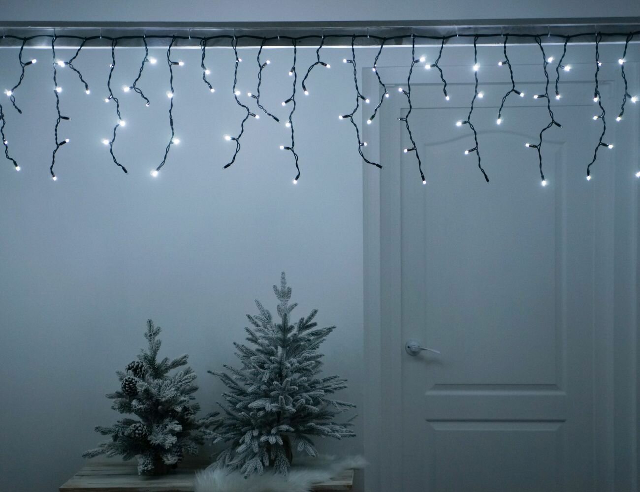 Светодиодная гирлянда Бахрома Profi Rubber 3.1*0.5 м, 120 холодных белых LED ламп, черный каучук+ПВХ, соединяемая, IP65, Winter Deco 4080174