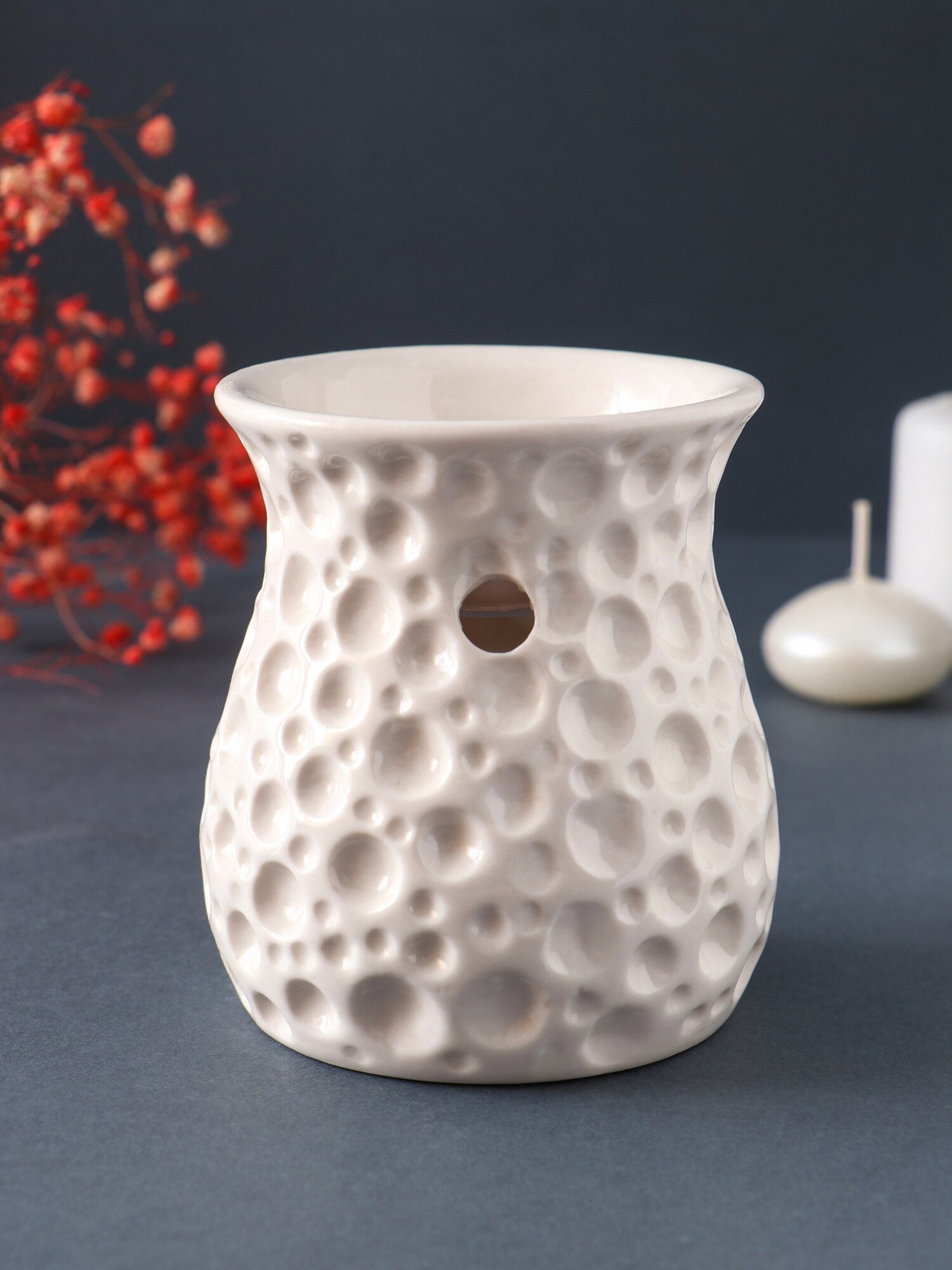 Аромалампа для эфирных масел «Пузырьки», керамика, белый, 8.5×8.5×9.5 см