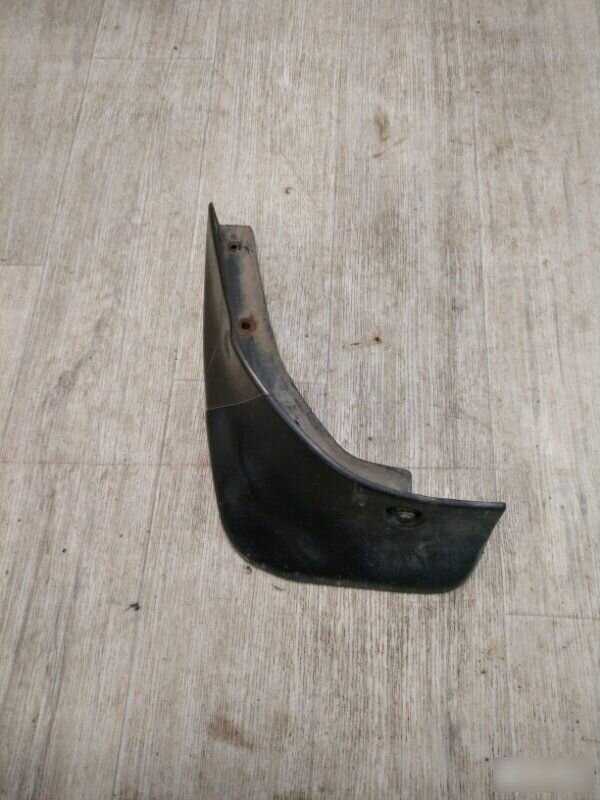 Брызговик задний левый Toyota Harrier MCU10W Б/У с пробегом