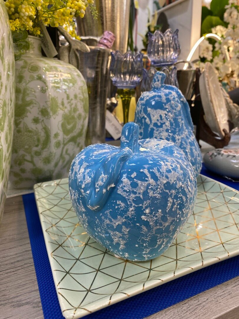 Статуэтка Яблоко Saxon Casaentera CE05-380821 голубой d120х120h