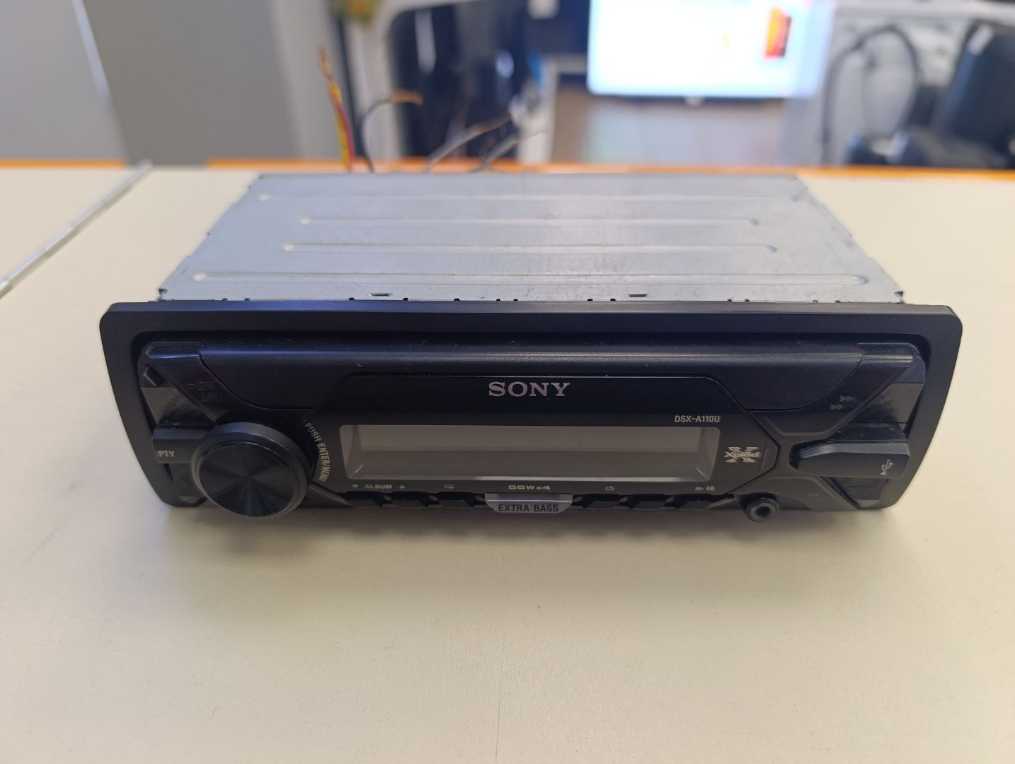 Автомагнитола SONY DSX-A110U, 4 x 55вт, USB, AUX, Б/У