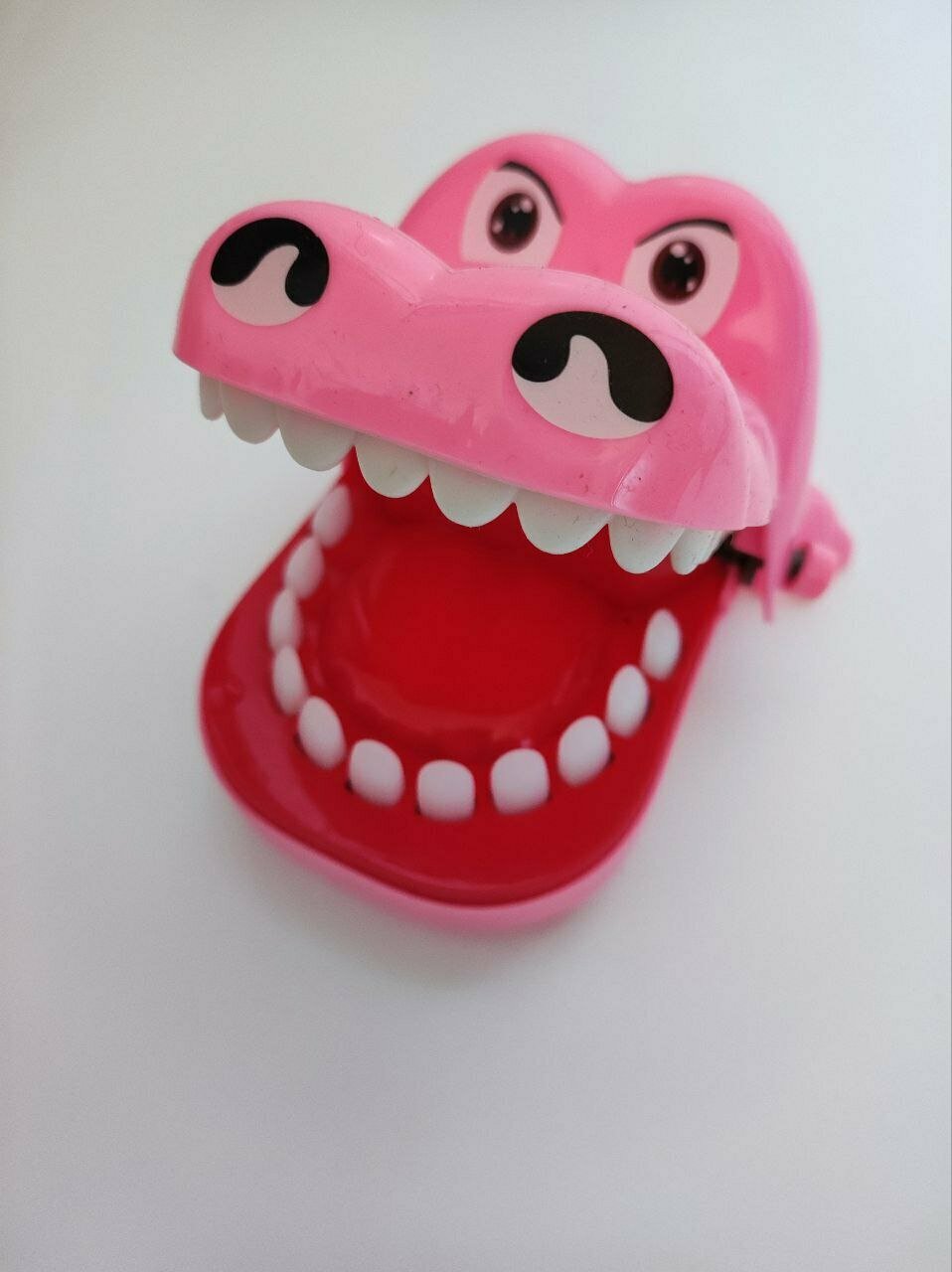 Настольные игры для компании детей и взрослых / Безумный крокодил, мини версия